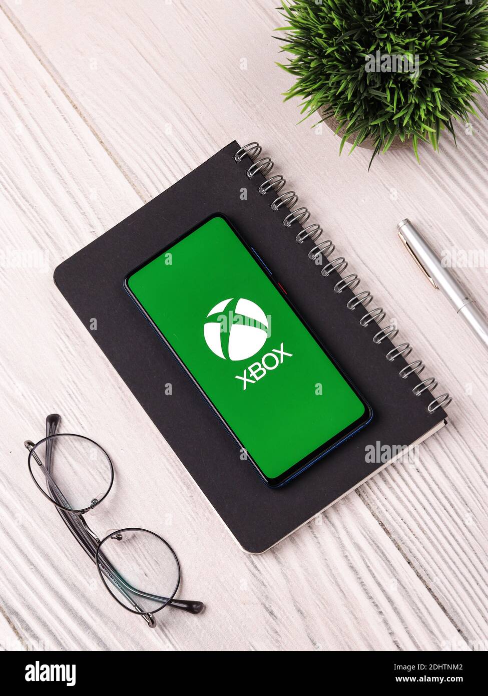 Xbox series x logo hi-res stock photography and images - Alamy