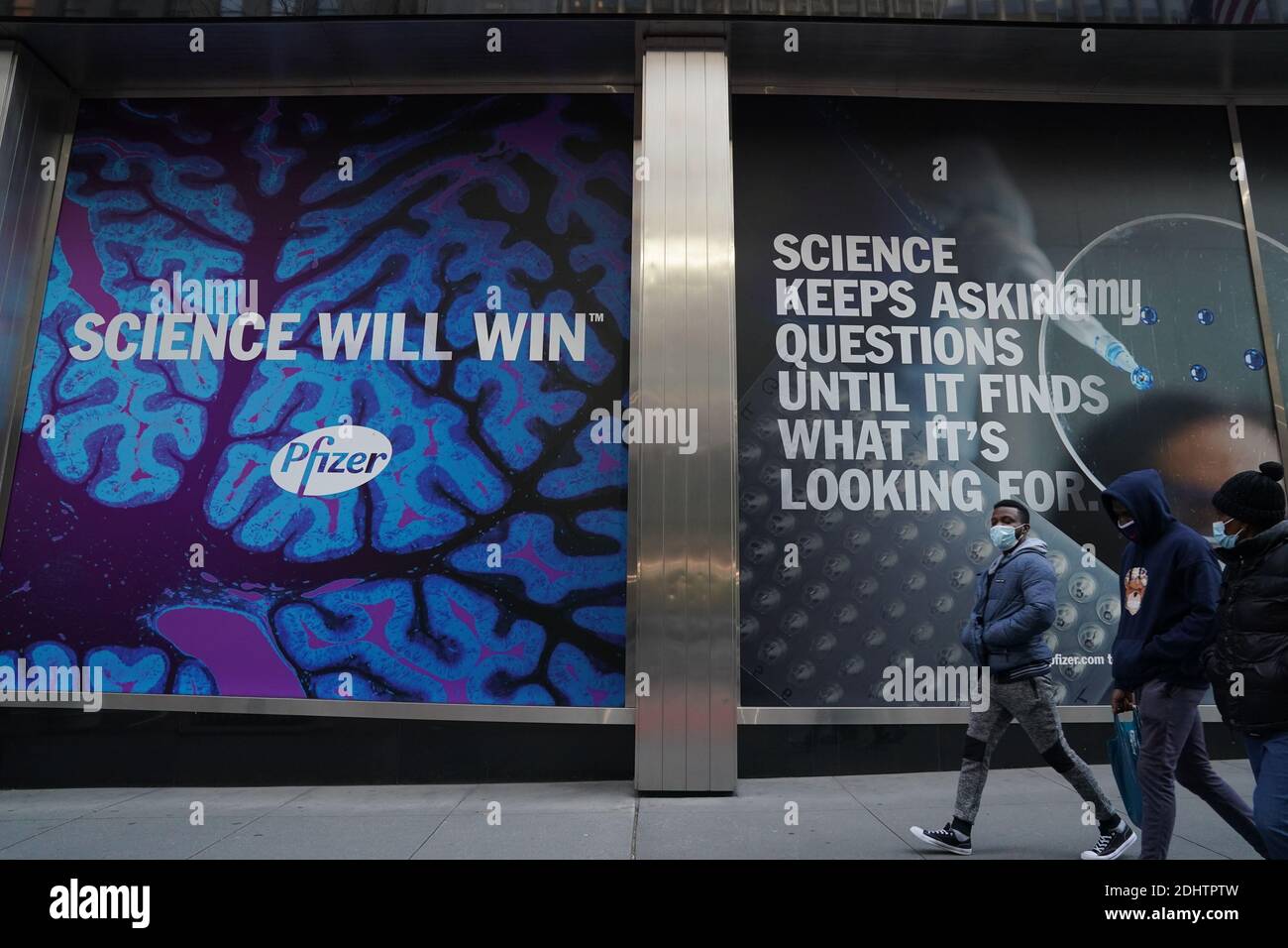 New York, New York, USA. 11th Dec, 2020. A person wearing a protective ...