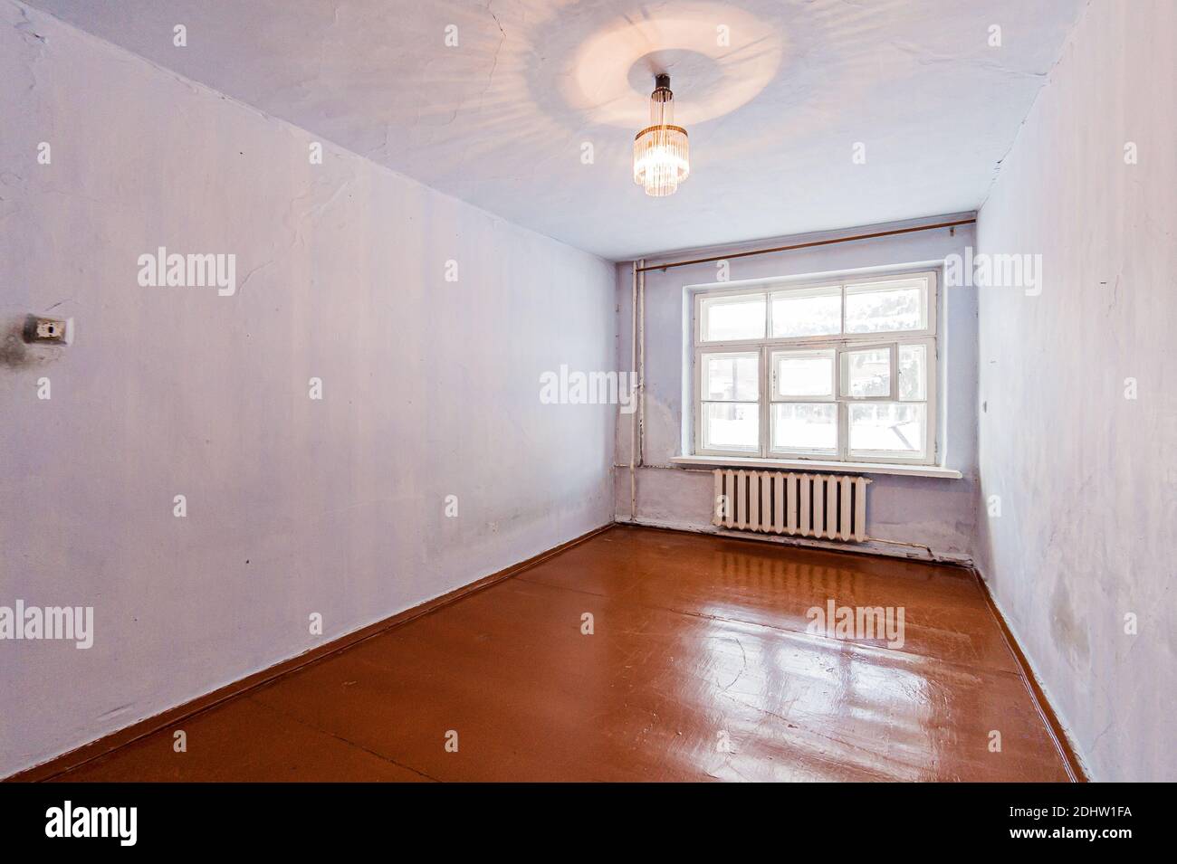 Russia, Moscow- April 17, 2020: interior room apartment shabby old ...