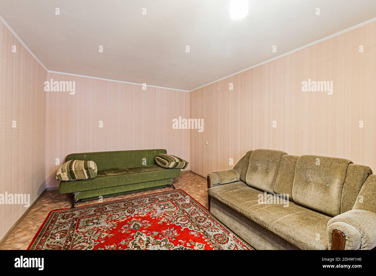 Russia, Moscow- April 17, 2020: interior room apartment shabby old ...