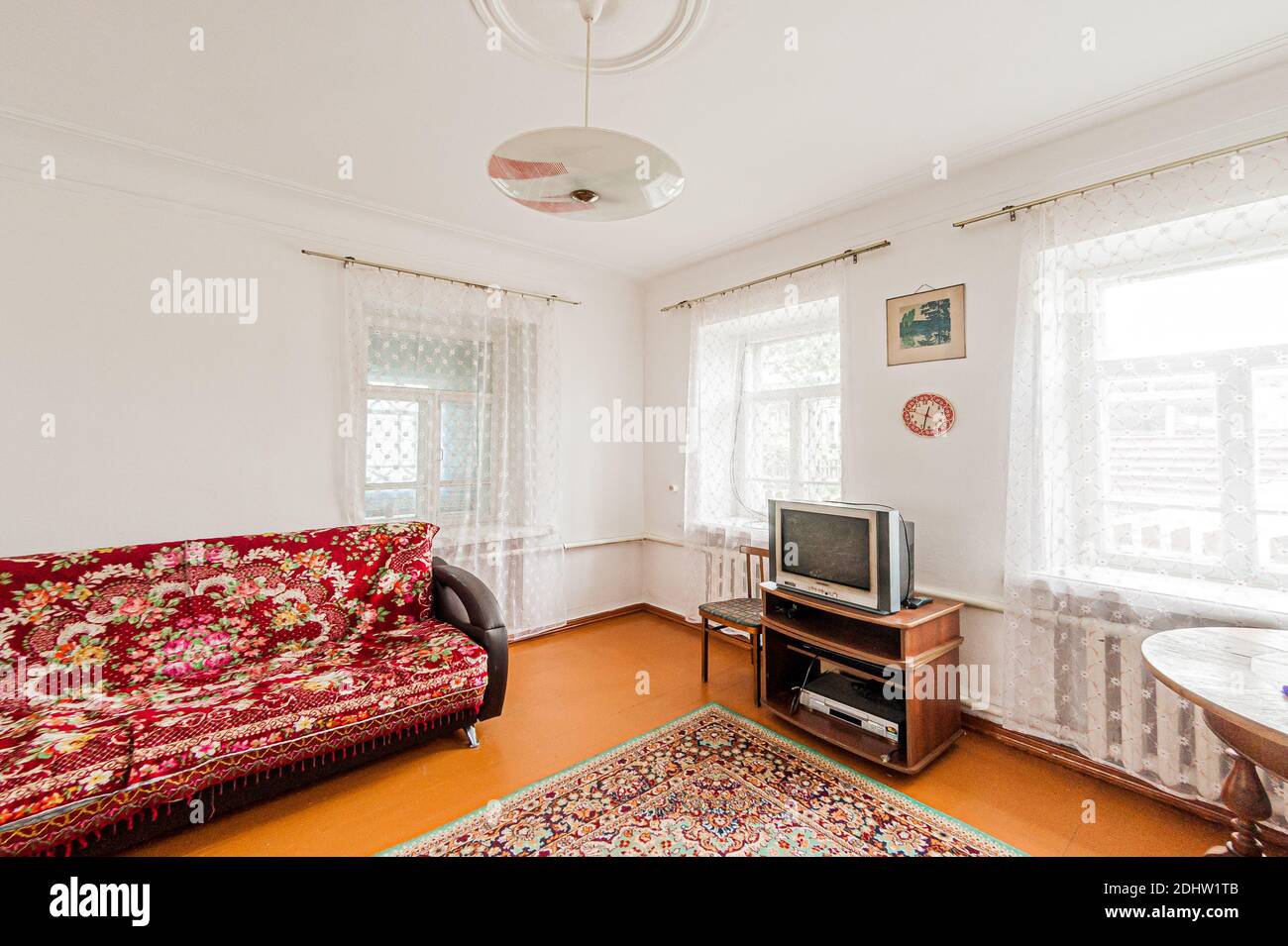 Russia, Moscow- April 17, 2020: interior room apartment shabby old ...