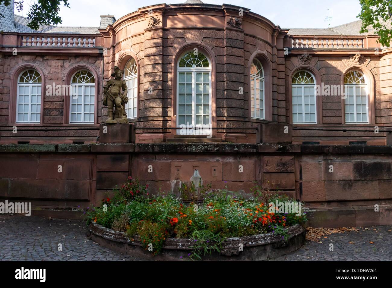 Worms dom statue hi-res stock photography and images - Alamy