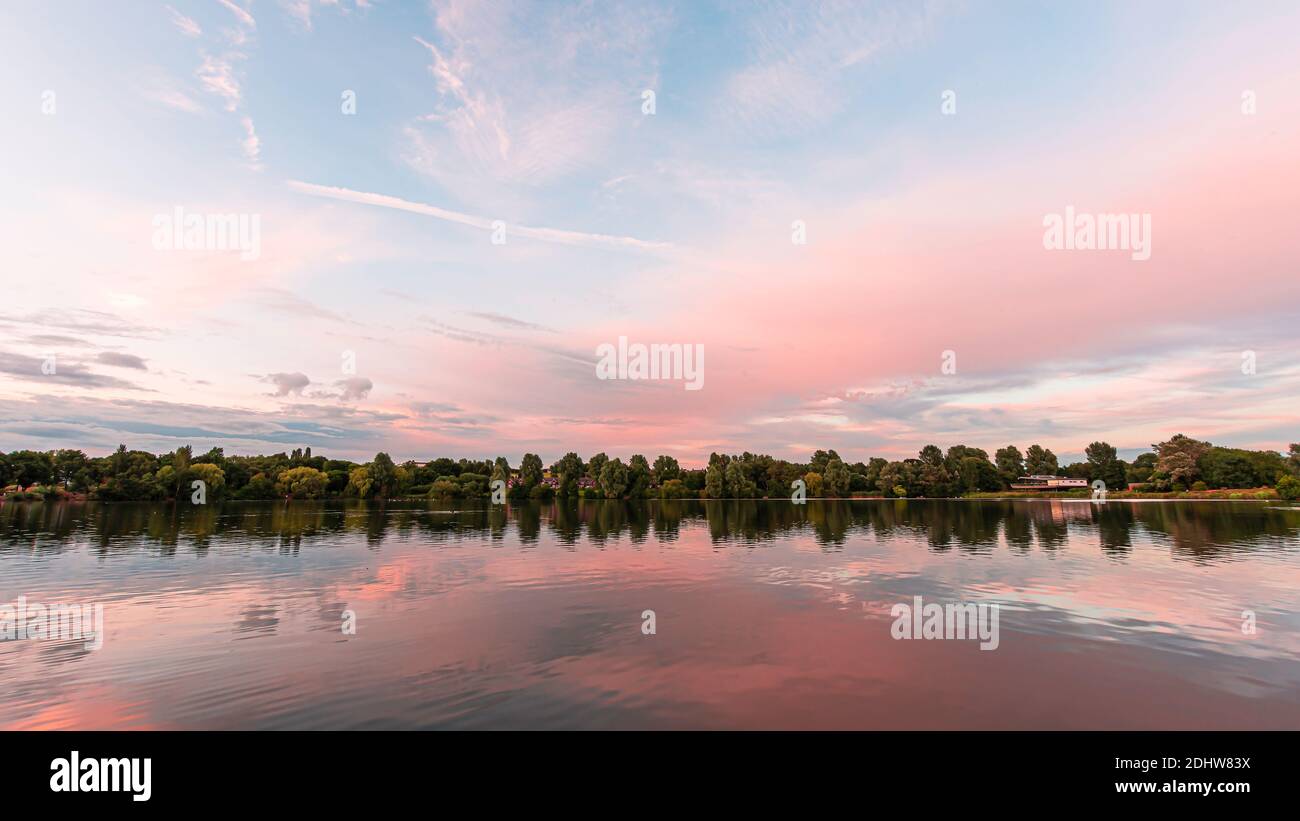 Sunset over Westport lake in Stoke on Trent, Staffordshire, UK ...