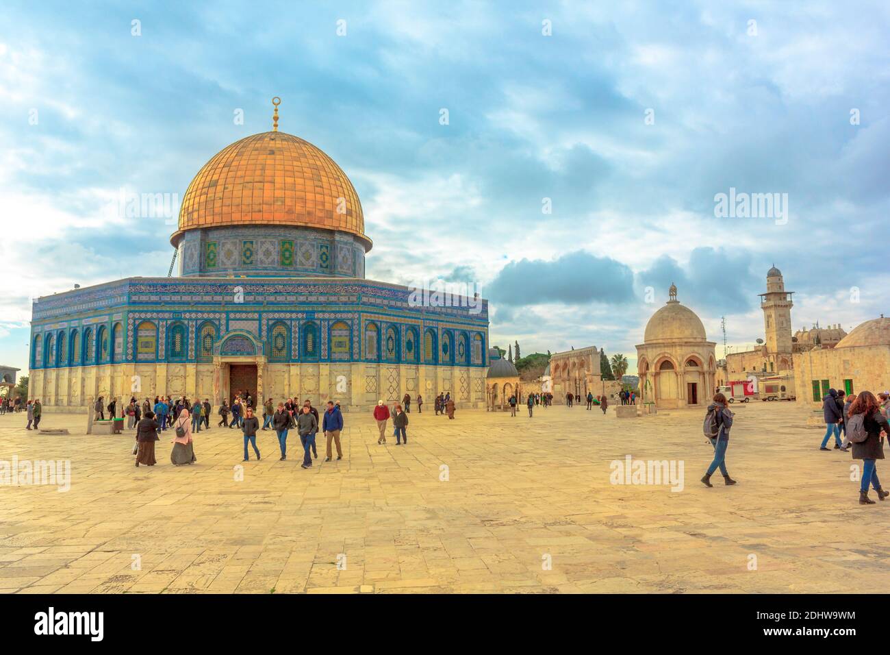 Temple courtyard jerusalem hi-res stock photography and images - Alamy