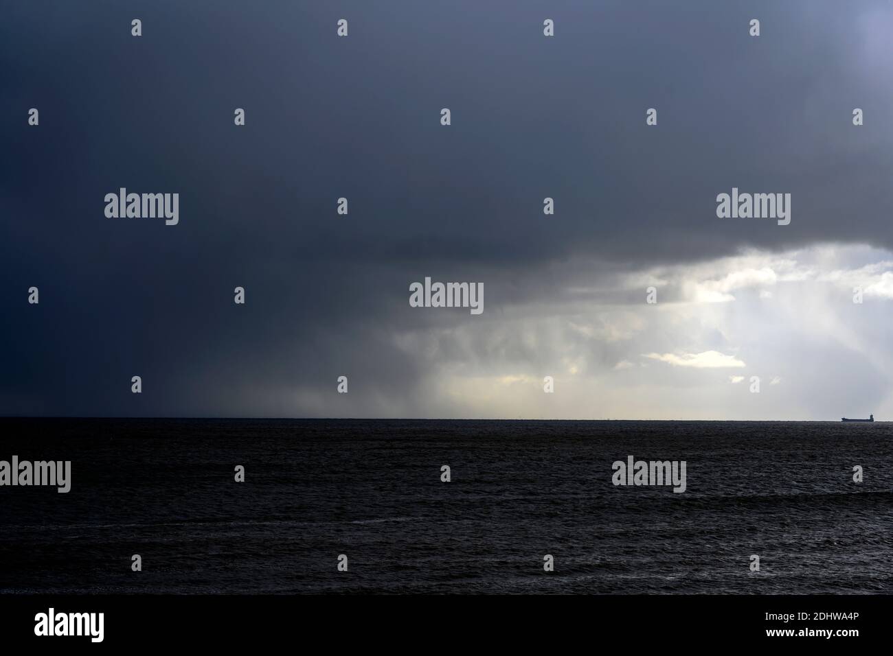 Ship heading hi-res stock photography and images - Alamy
