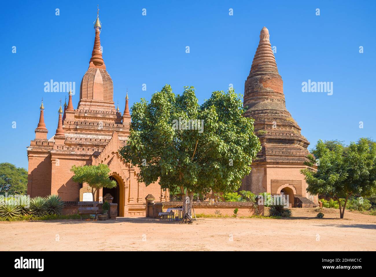 Old bagan temple hi-res stock photography and images - Alamy