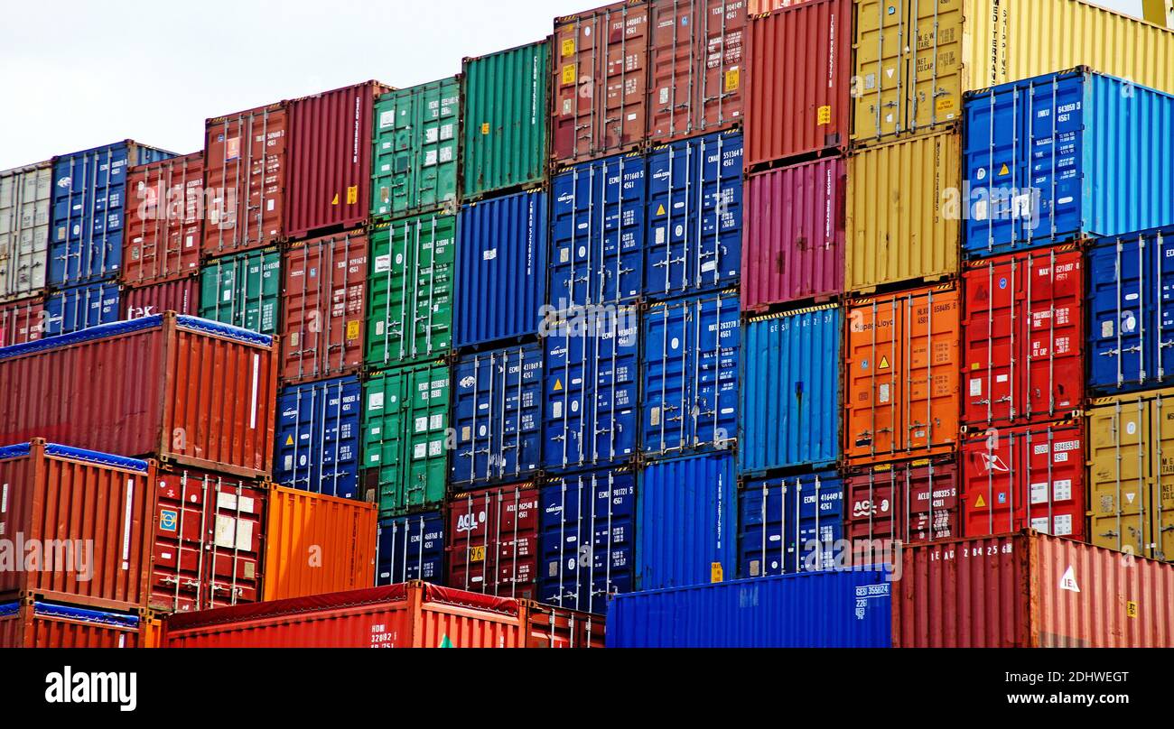 Containerschiffe schifffahrt hi-res stock photography and images - Alamy
