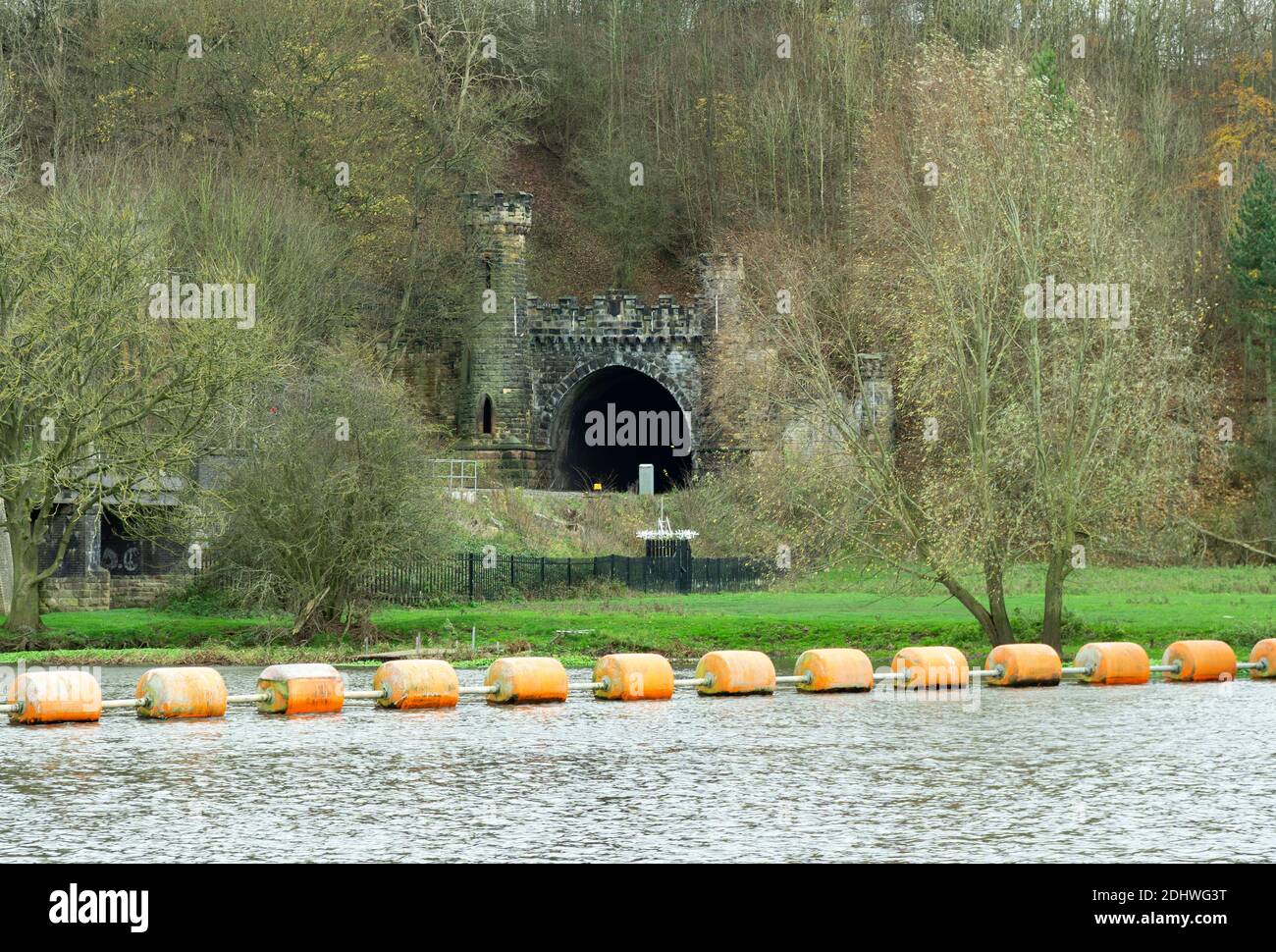 Nottinghamshire Old Trent Bridge High Resolution Stock Photography and ...