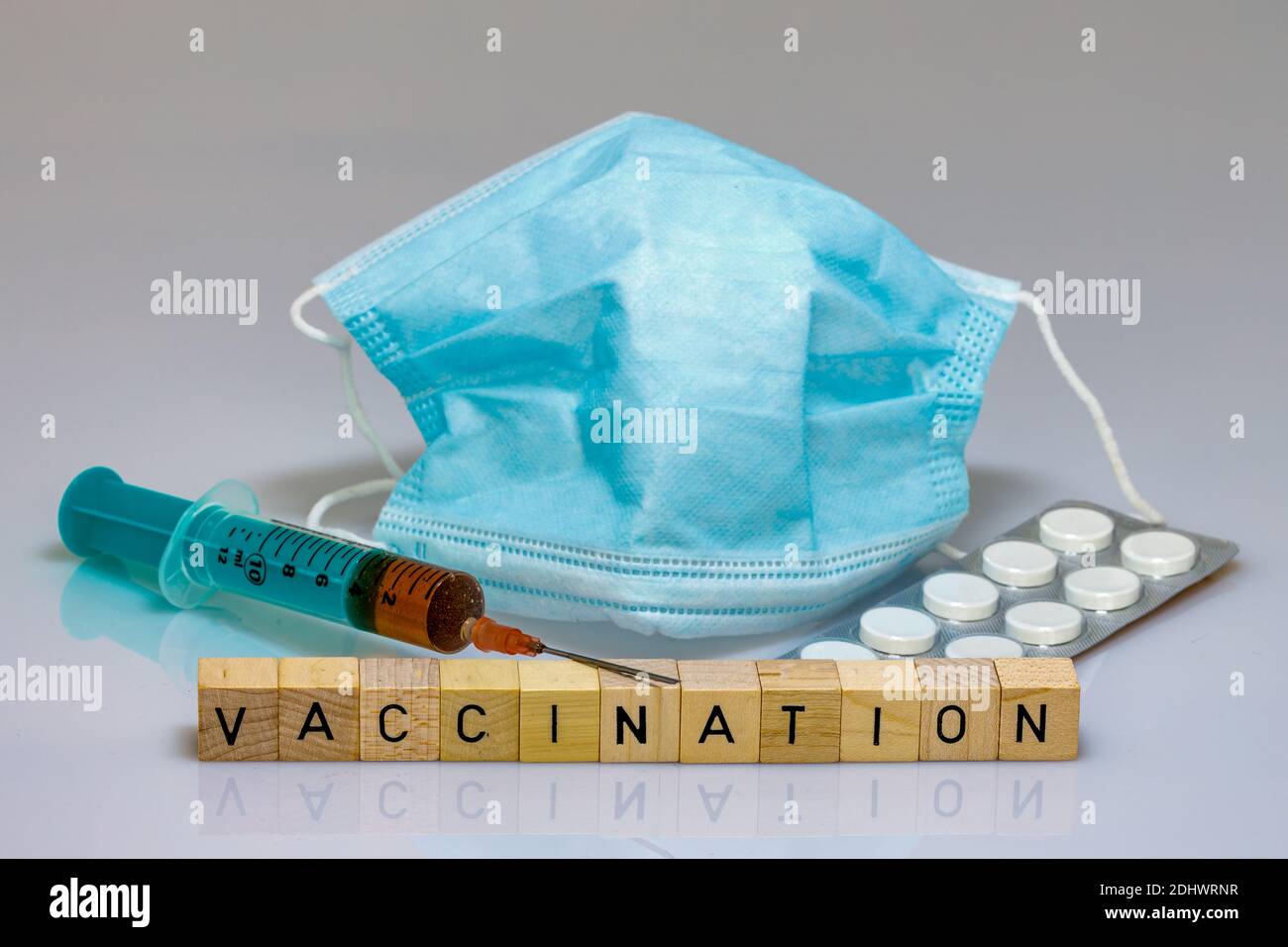 Tablets injection hi-res stock photography and images - Alamy