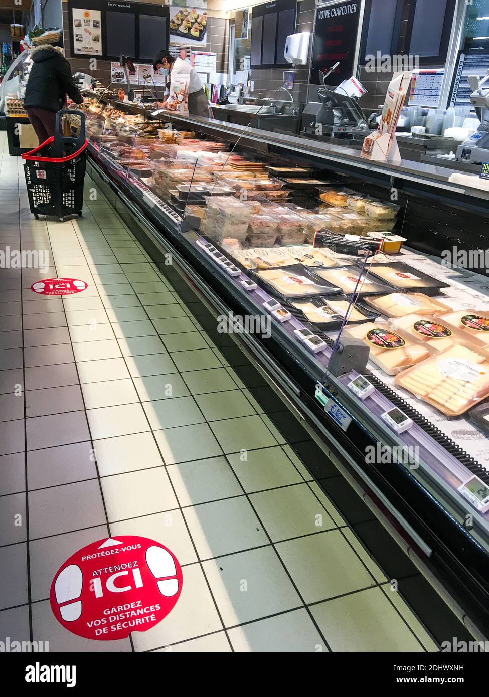 Shopping in a supermarket, Lyon, France Stock Photo - Alamy