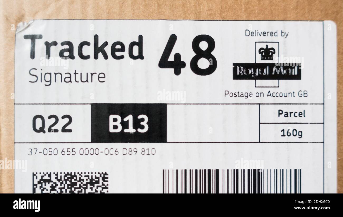 Tracked 48 Royal Mail Postage Label Stock Photo Alamy