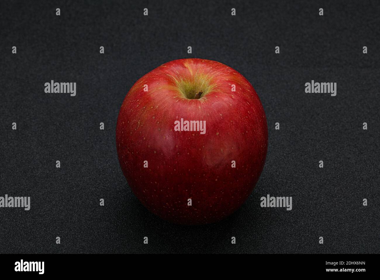 Single Red sweet tasty apple fruit Stock Photo - Alamy