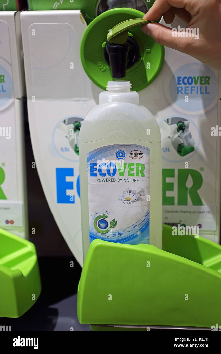 Washing up liquid supermarket hi-res stock photography and images - Alamy