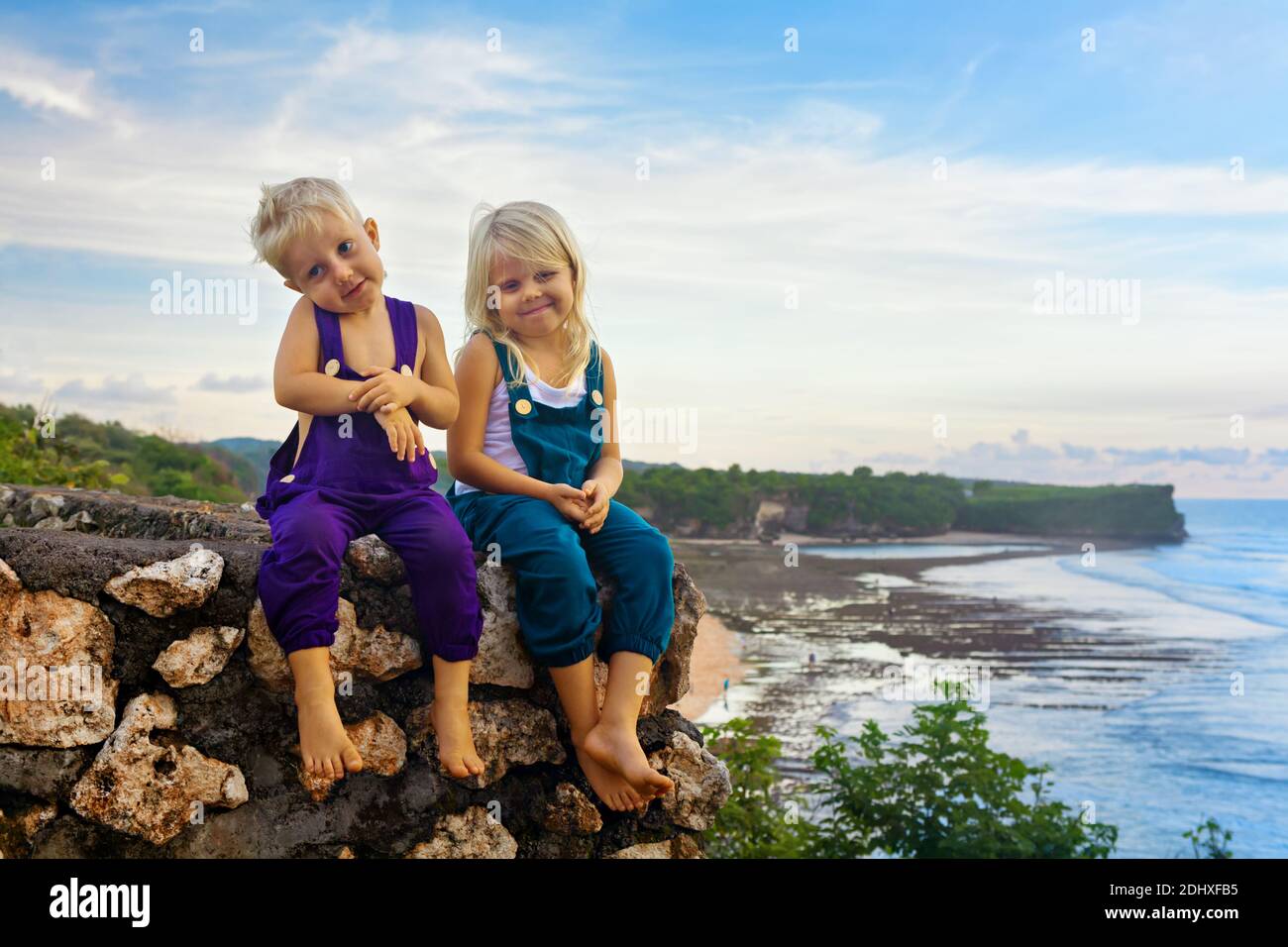 How kids relax hi-res stock photography and images - Alamy