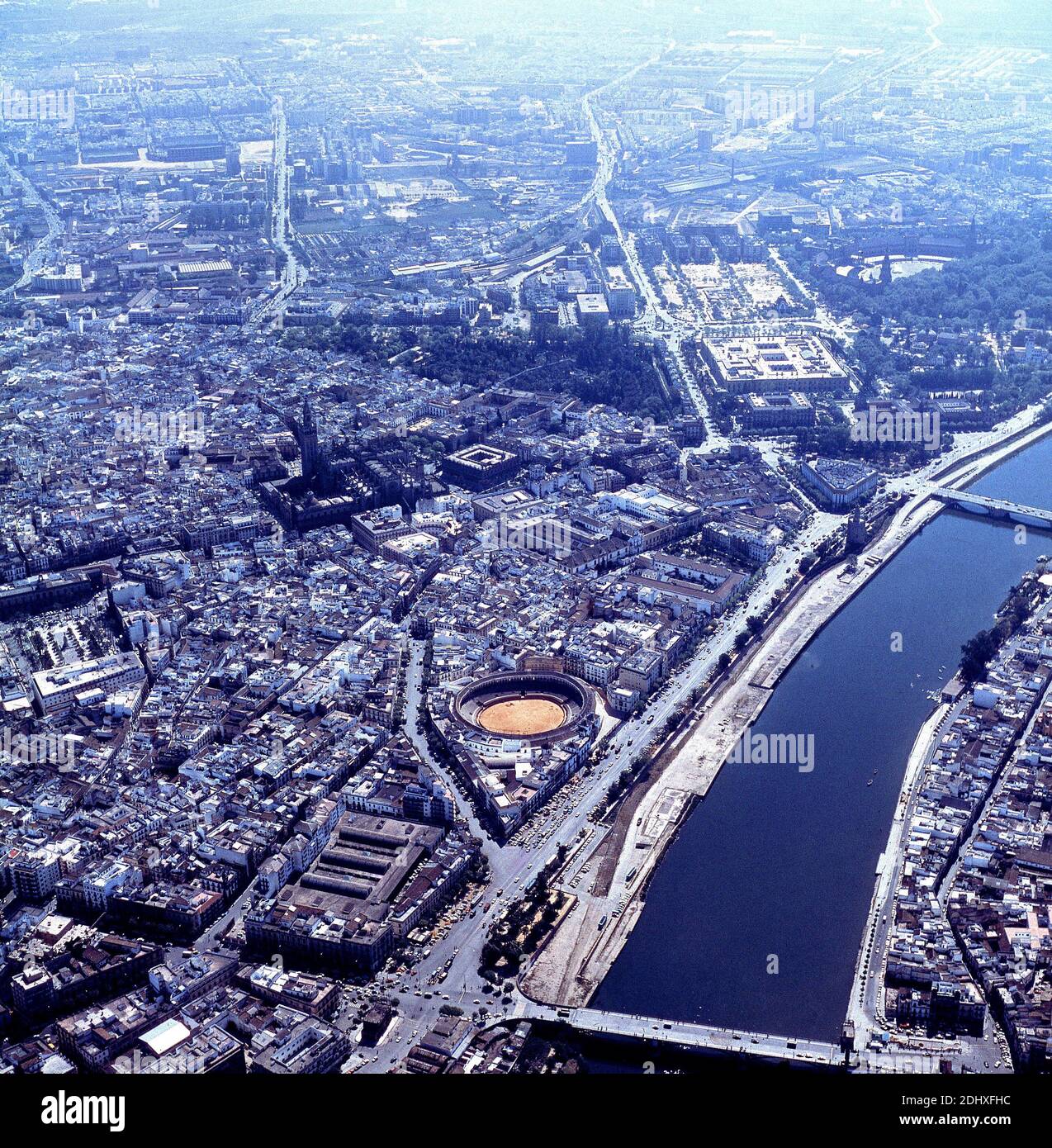 AEREA DEL CENTRO DE LA CIUDAD - FOTO AÑOS 70. Location: EXTERIOR ...