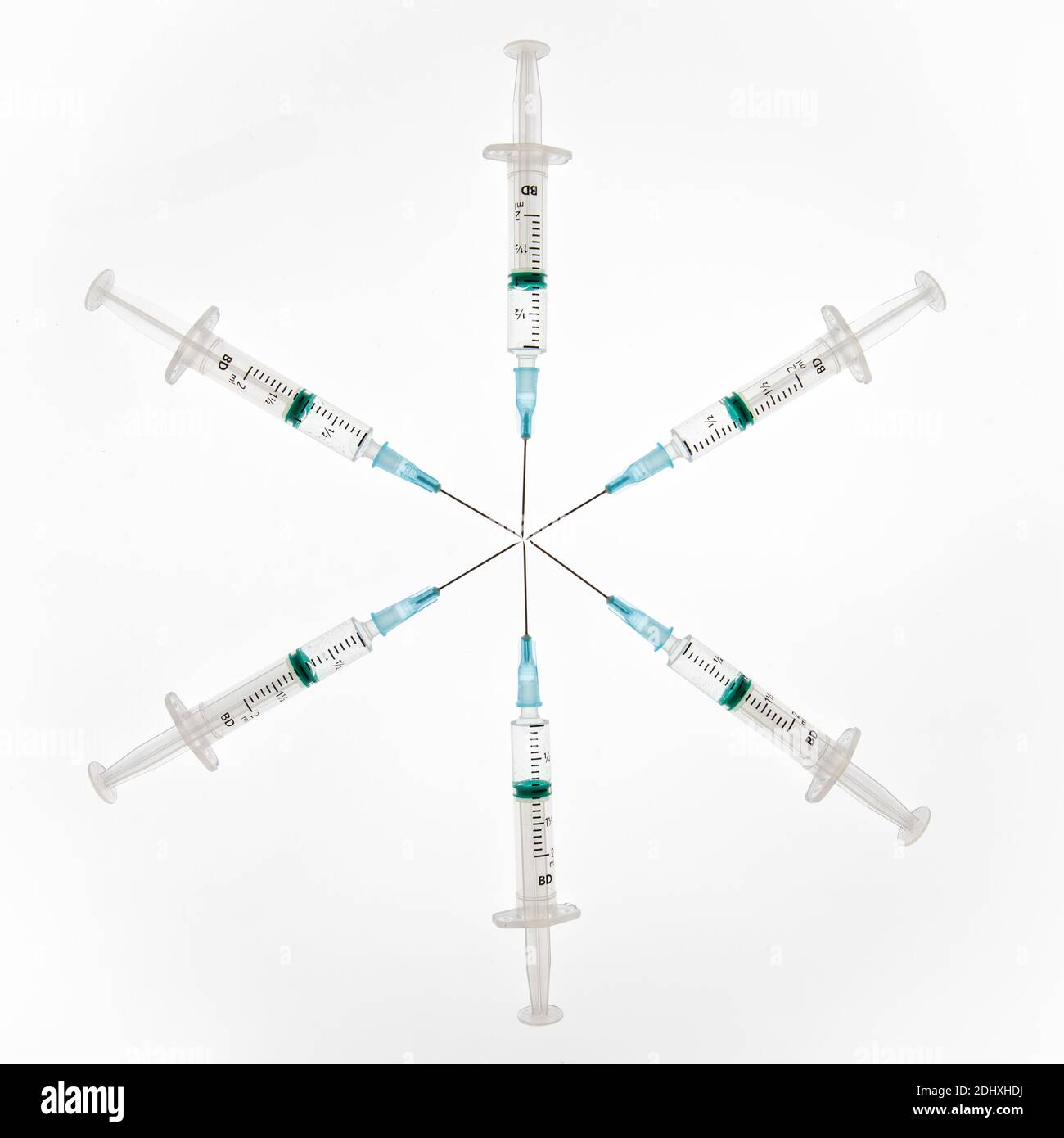 Hypodermic needles hi-res stock photography and images - Alamy