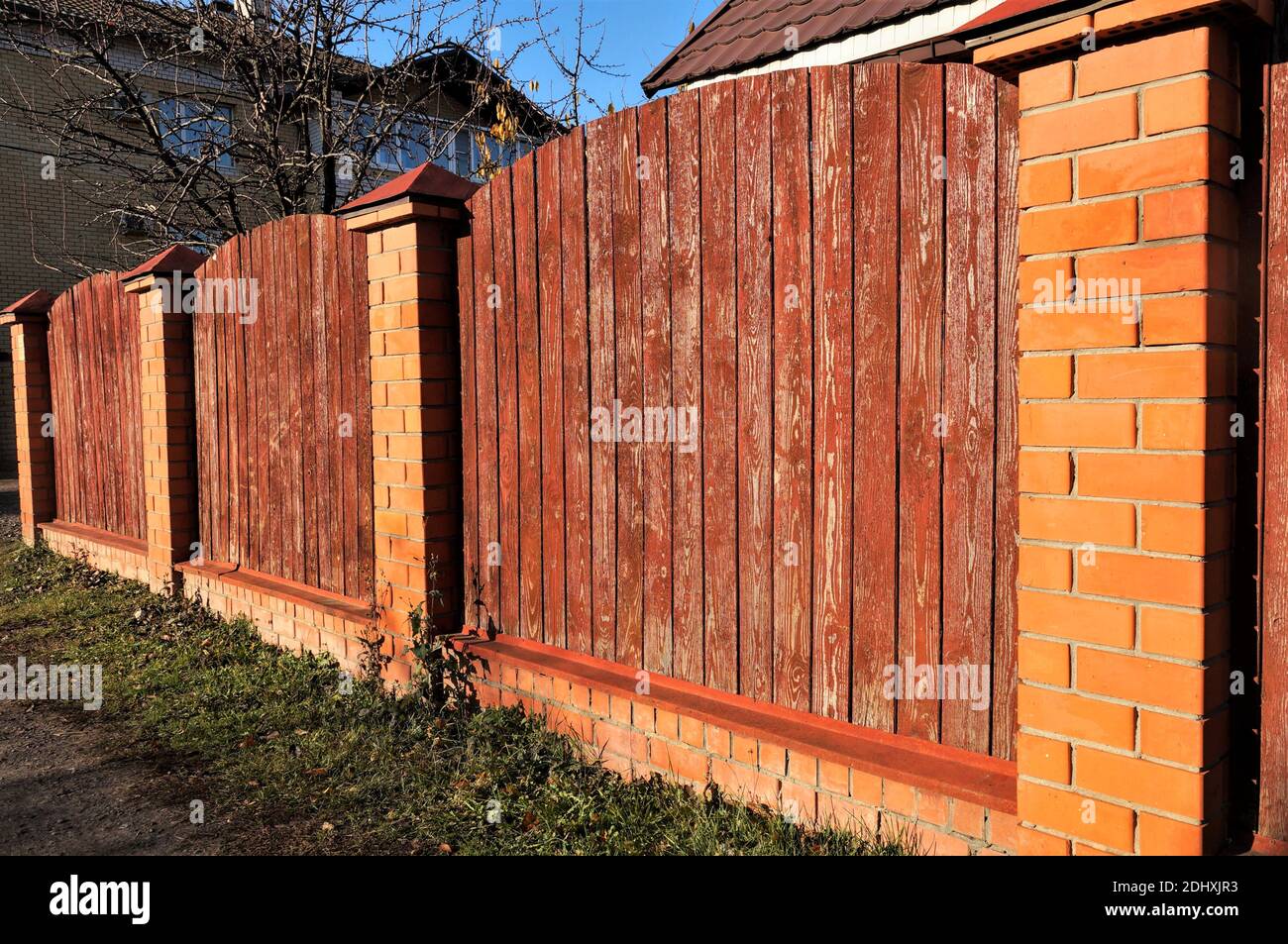 Long fence hi-res stock photography and images - Alamy