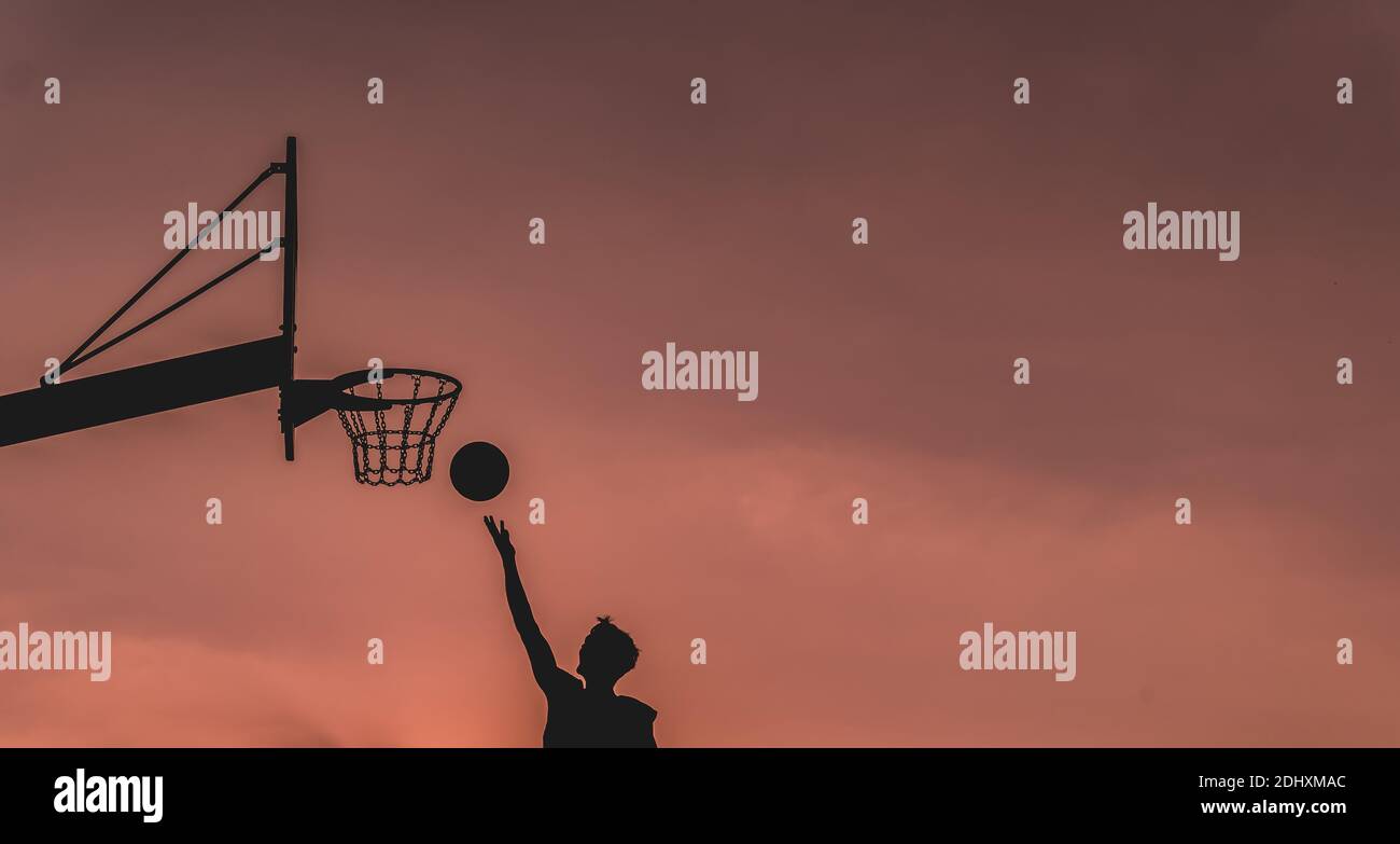basketball player one on one Stock Photo - Alamy