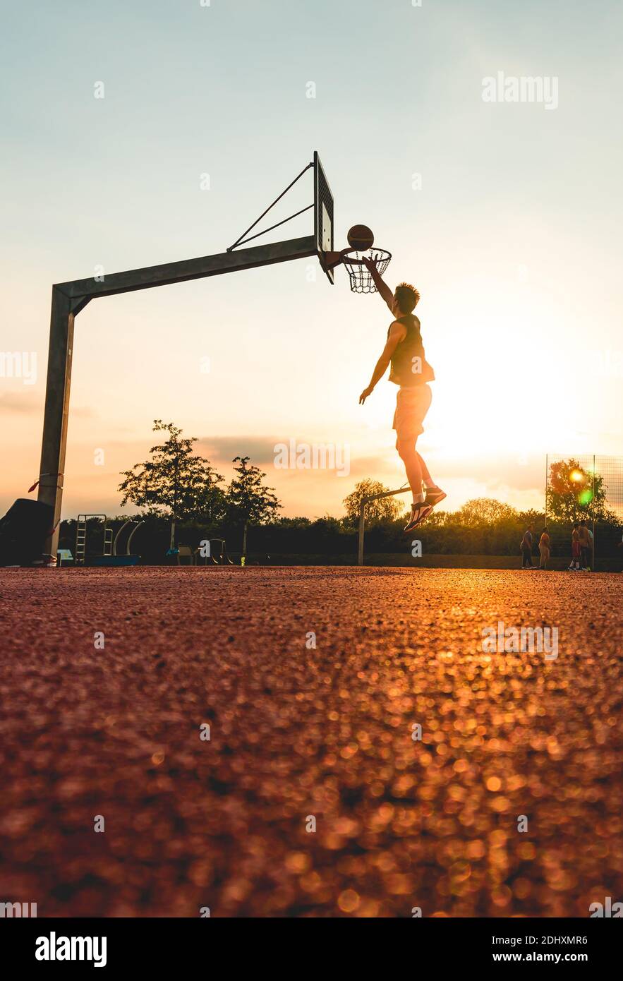 basketball player one on one Stock Photo - Alamy