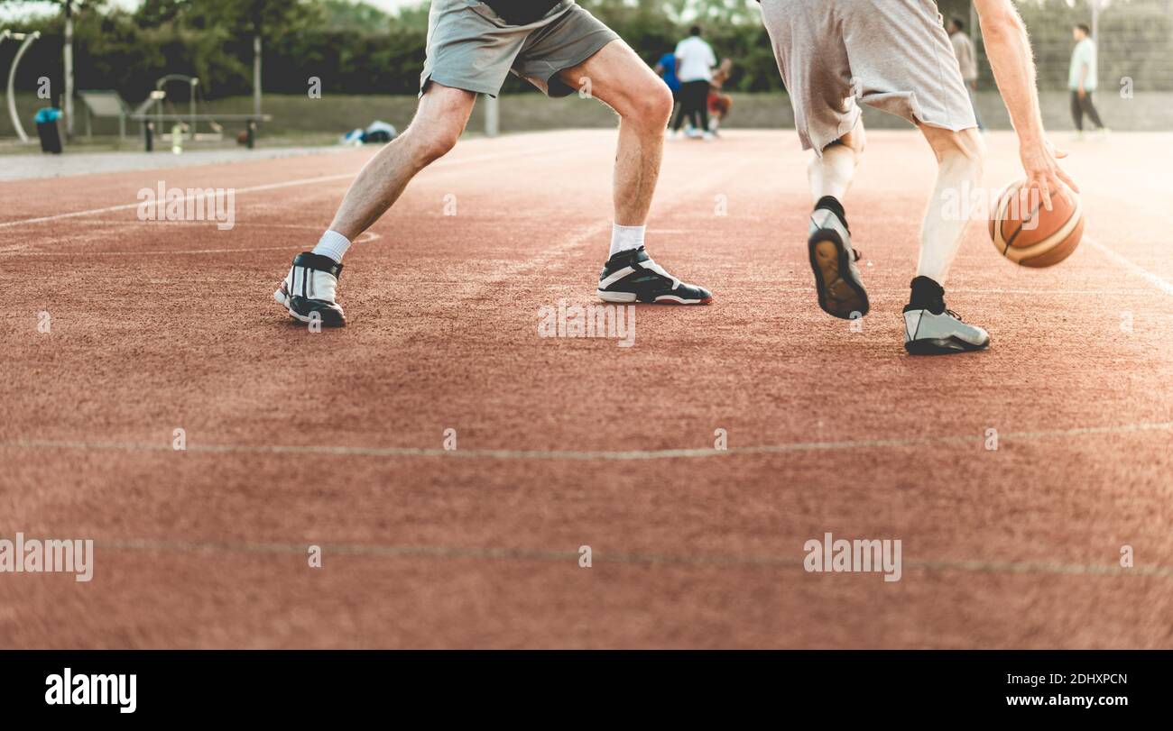 basketball player one on one Stock Photo - Alamy