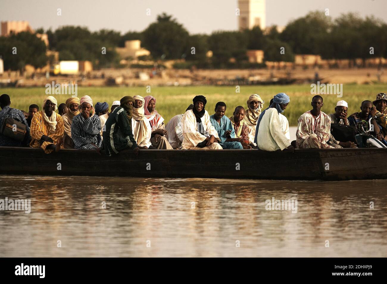 Real peopel hi-res stock photography and images - Alamy