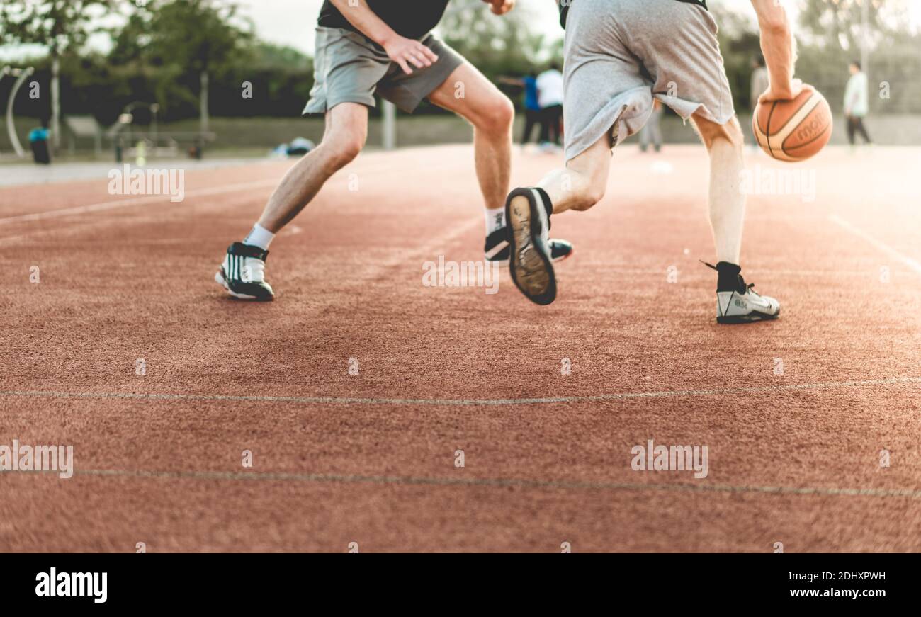 basketball player one on one Stock Photo - Alamy