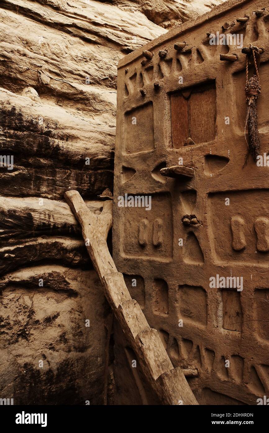 Dogon architecture hi-res stock photography and images - Alamy