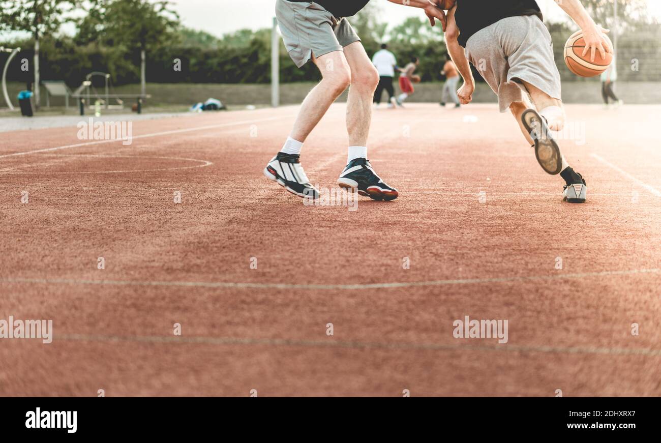 basketball player one on one Stock Photo - Alamy