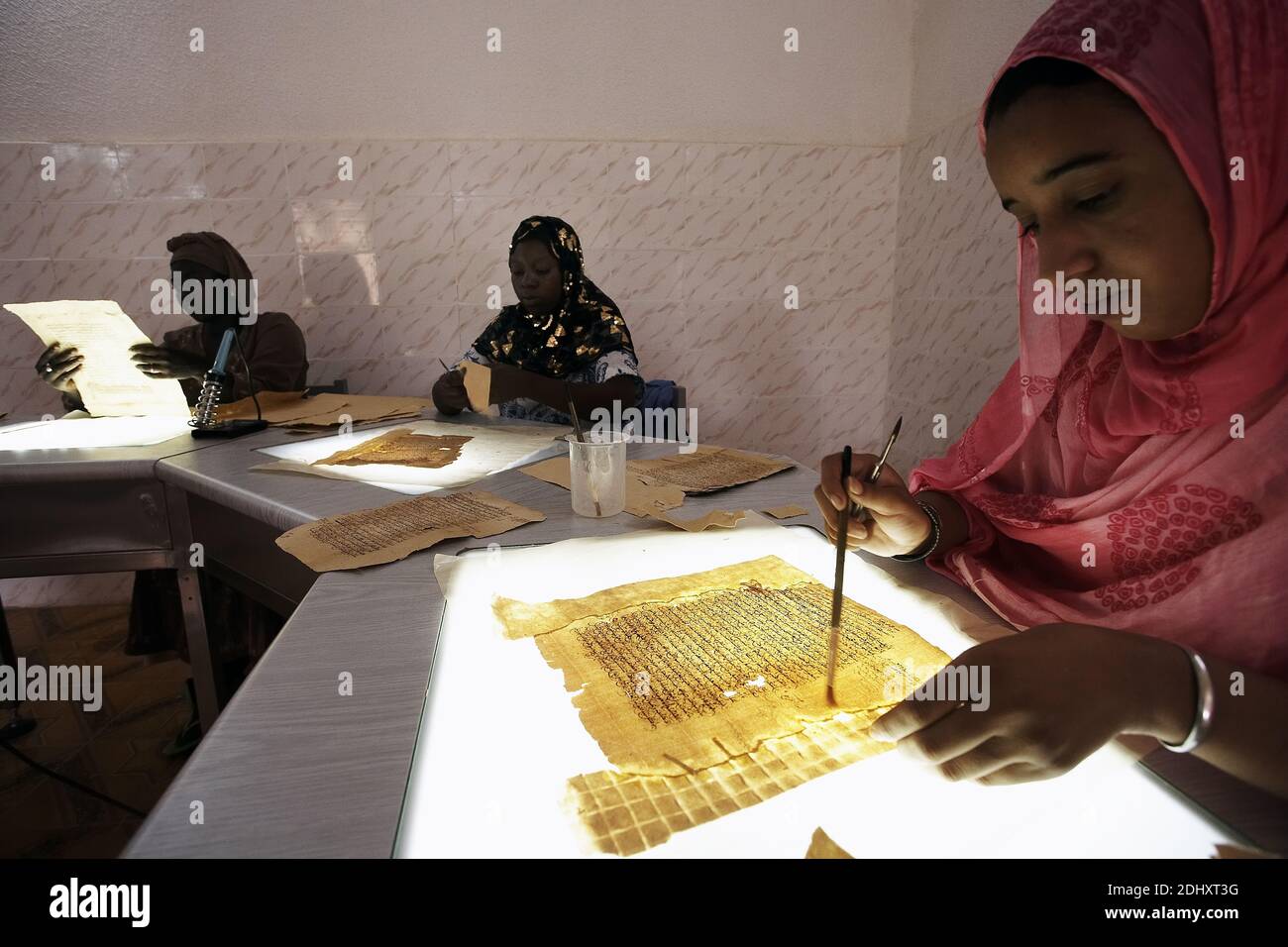 Africa /MALI /Timbuktu/The restoration of manuscripts in the private ...