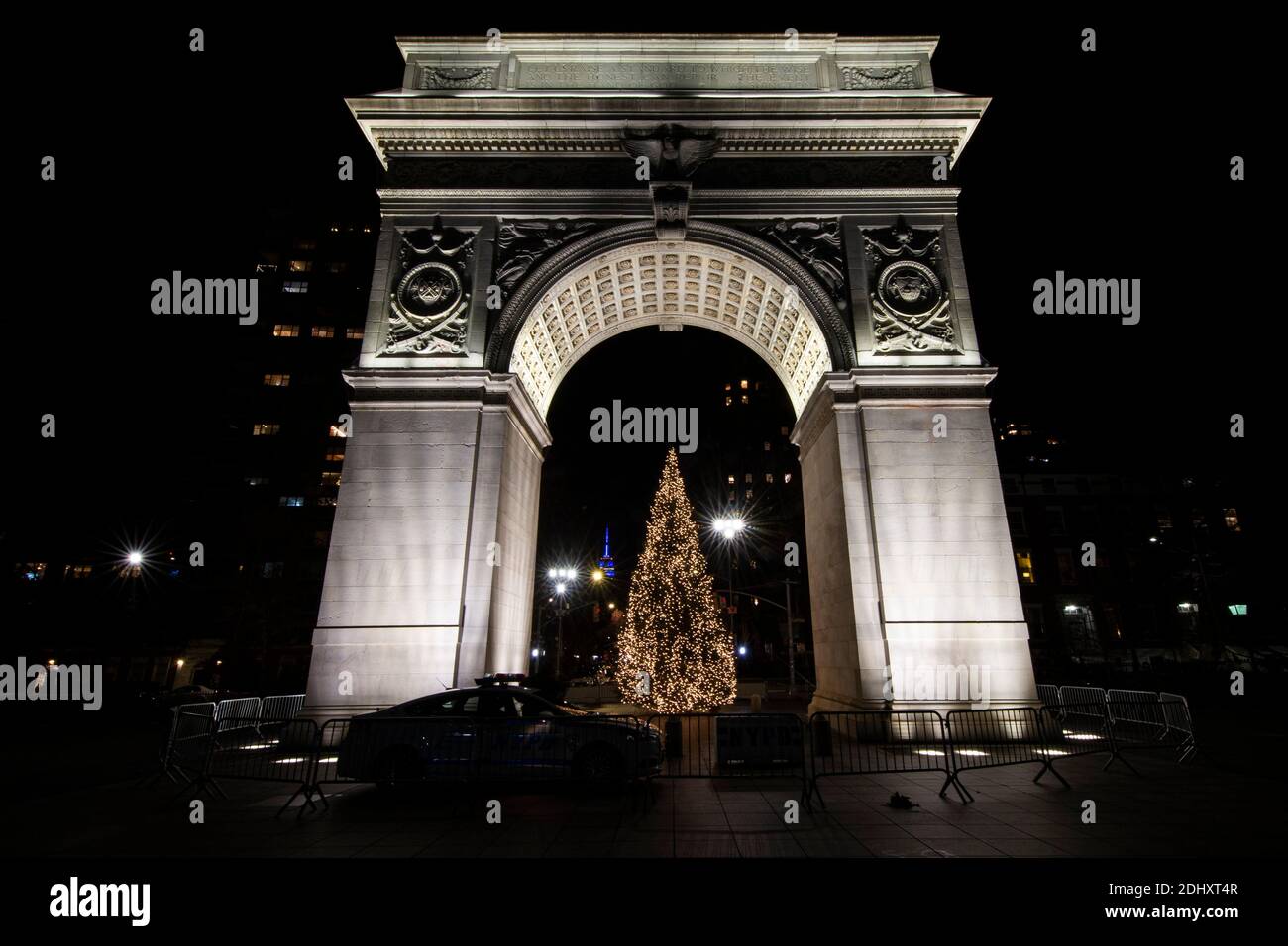 The Christmas tree inside the Washington Square Arch in New York City ...
