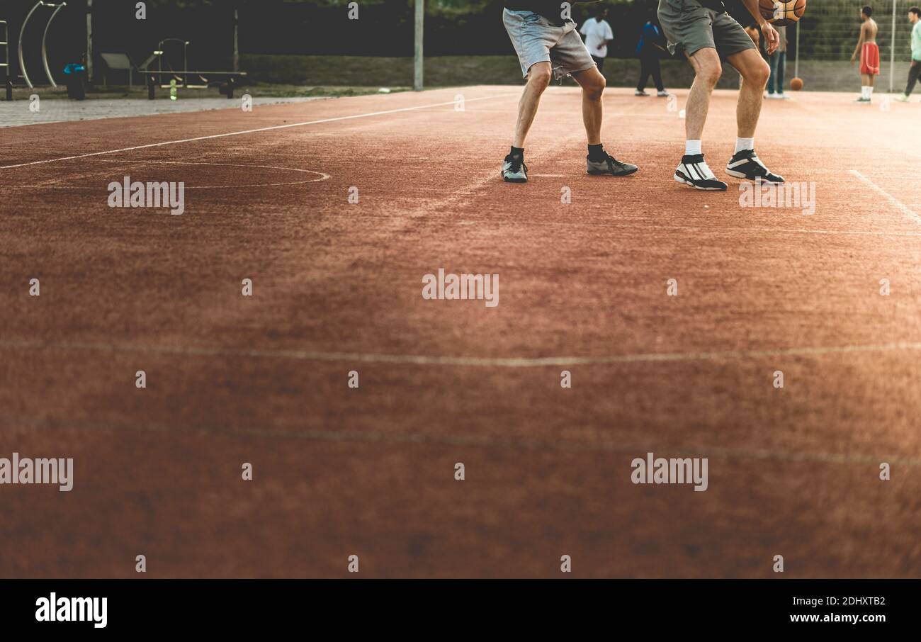 basketball player one on one Stock Photo - Alamy