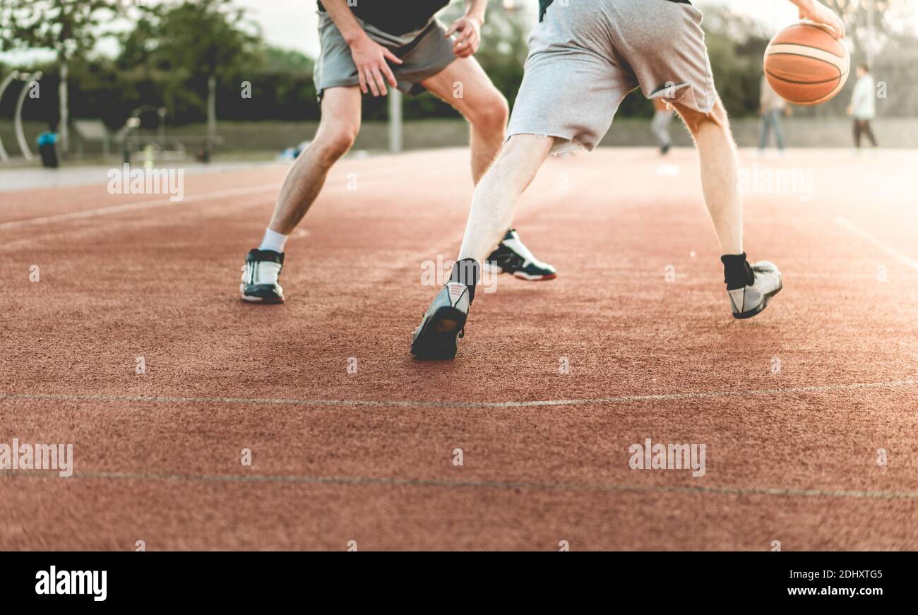 basketball player one on one Stock Photo - Alamy