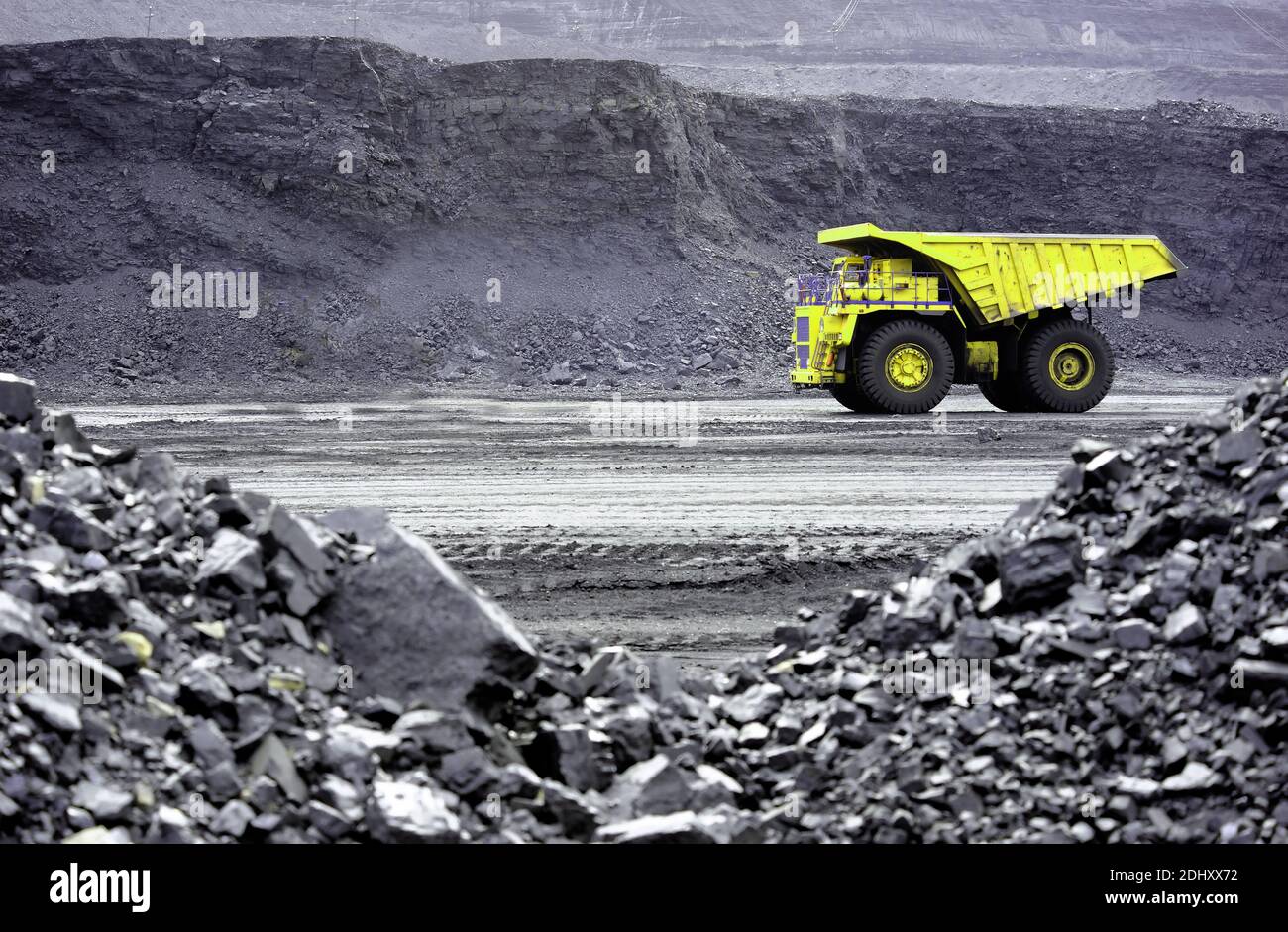 Open cast mining dump truck Stock Photo - Alamy