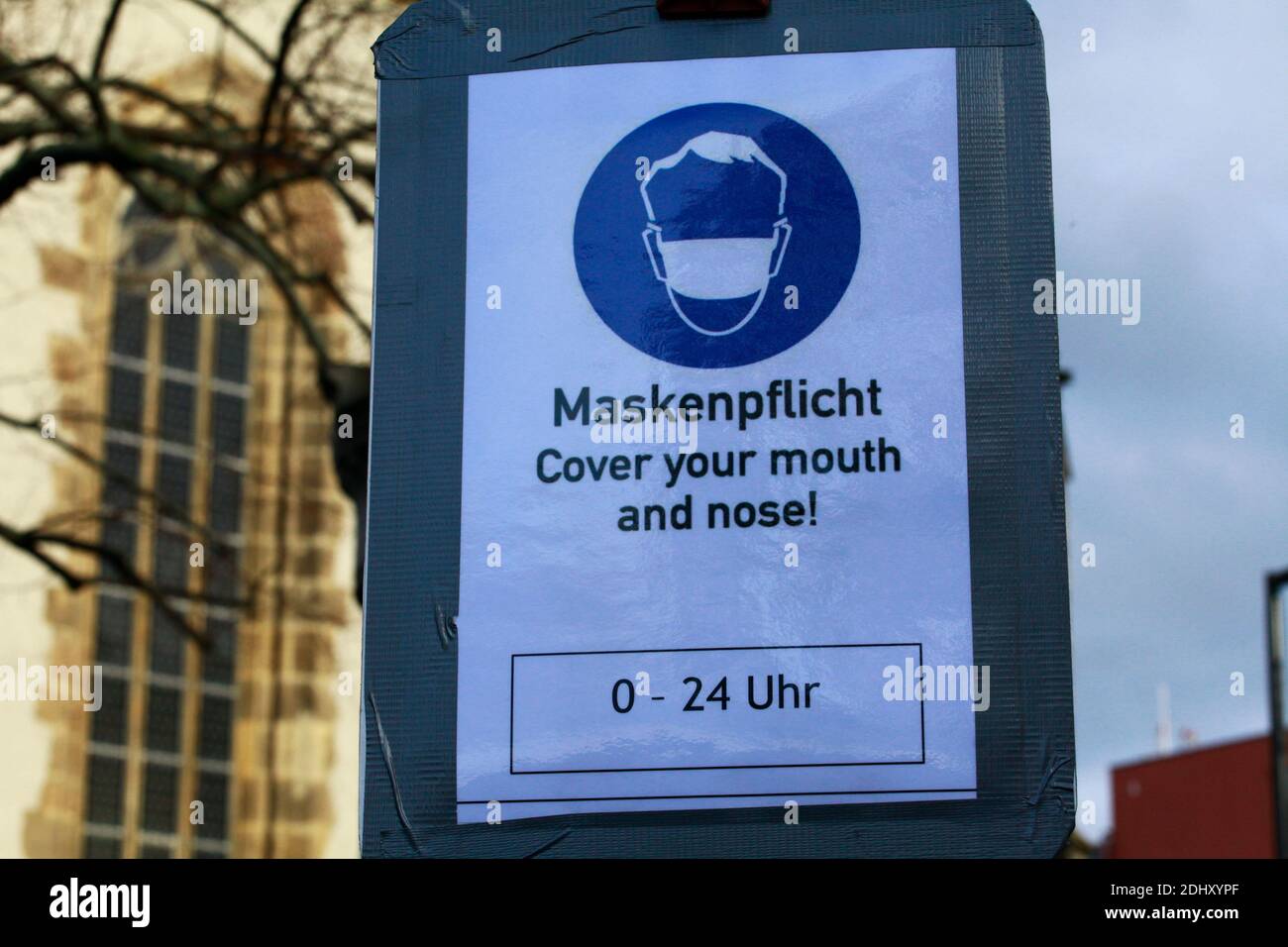 schild hinweisschild corona schutzverordnung maskenpflicht covid Stock ...