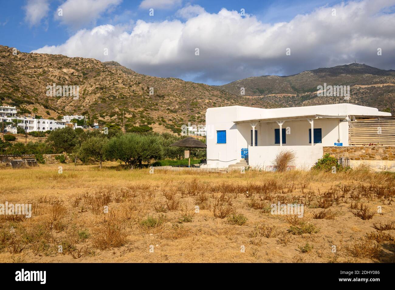 Beautiful Cycladic architecture near Mylopotas beach on Ios Island ...