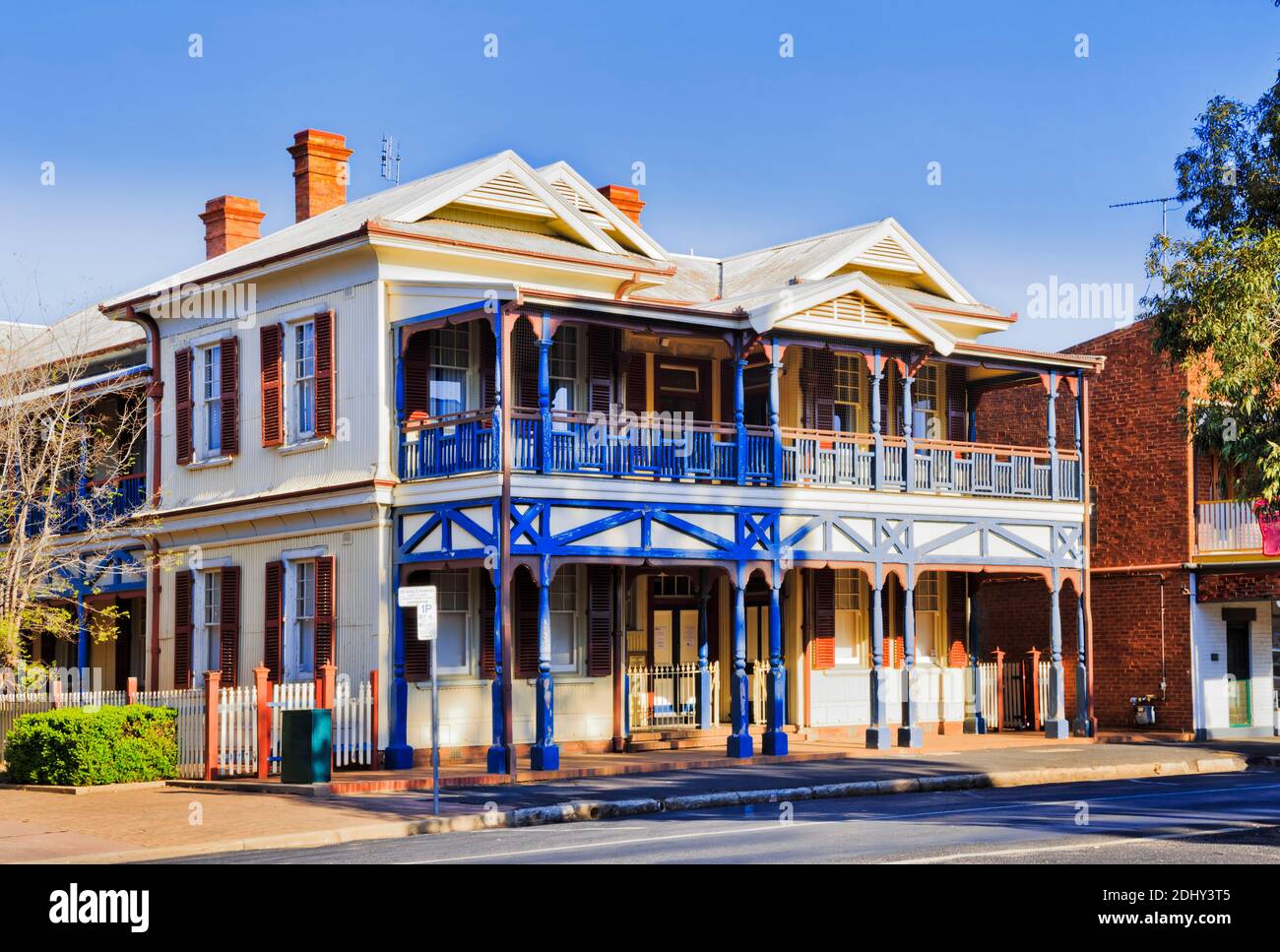 Timber facades hi-res stock photography and images - Alamy