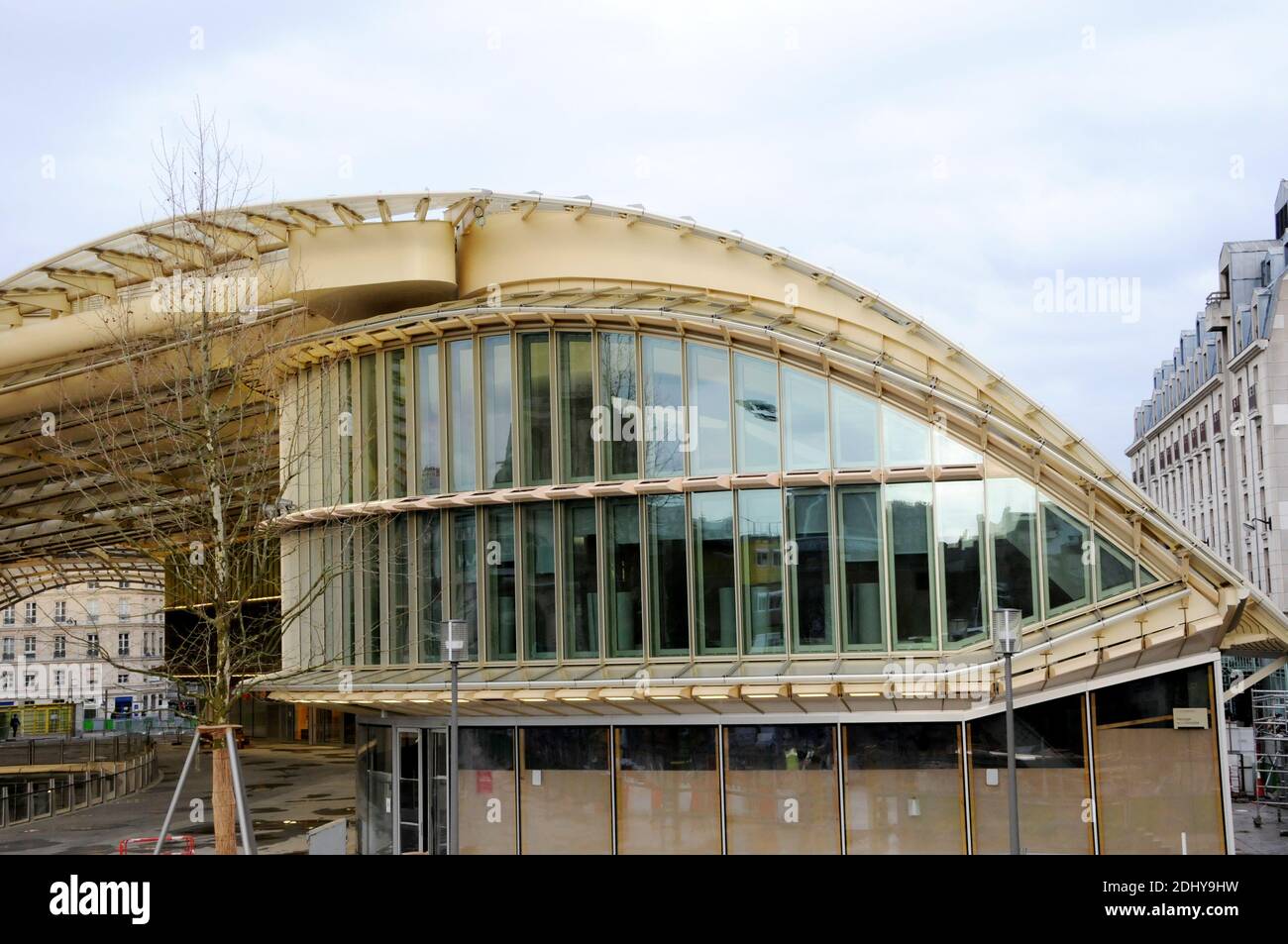 French shopping centre les halles district hi-res stock photography and ...