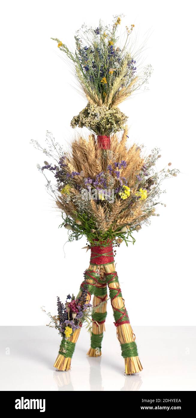 Didukh is a symbol of harvest, prosperity, wealth, immortal ancestor ...