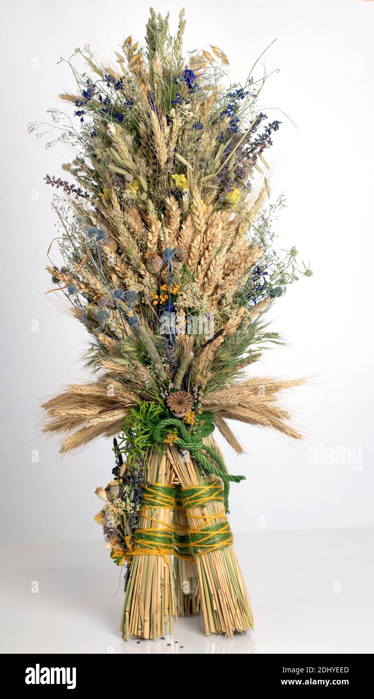 Didukh is a symbol of harvest, prosperity, wealth, immortal ancestor ...