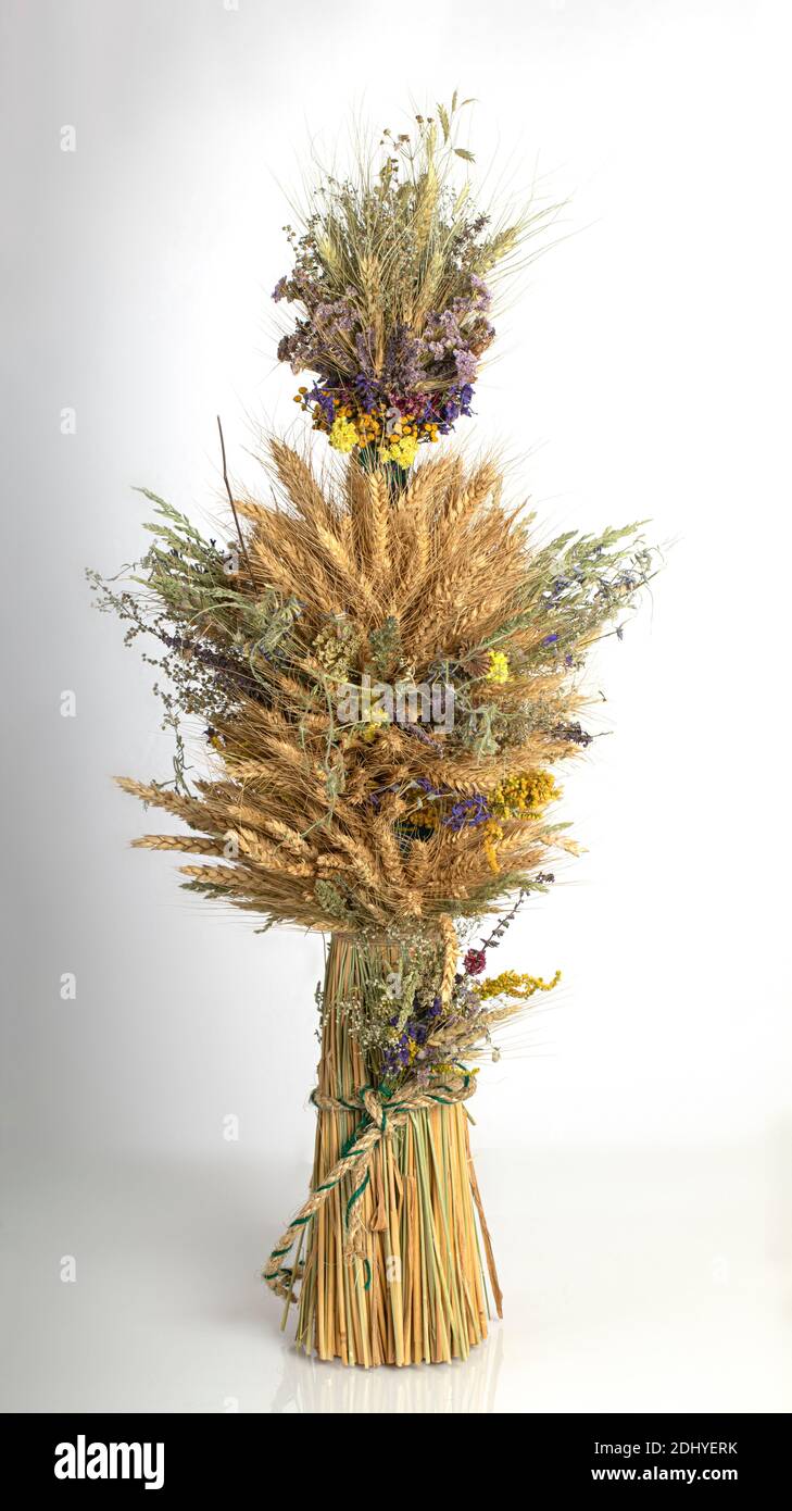 Didukh is a symbol of harvest, prosperity, wealth, immortal ancestor ...