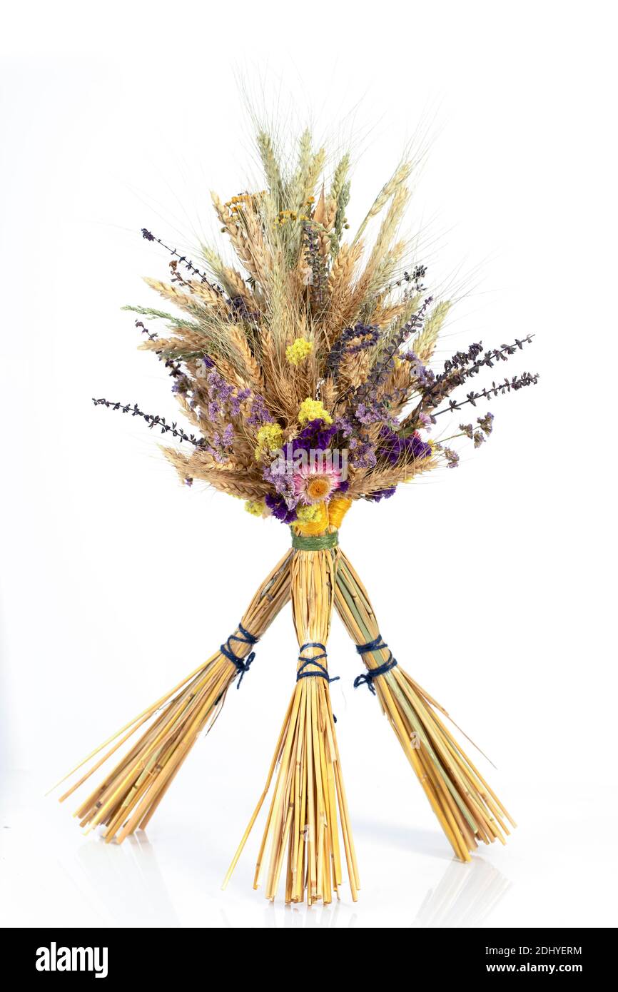Didukh is a symbol of harvest, prosperity, wealth, immortal ancestor ...