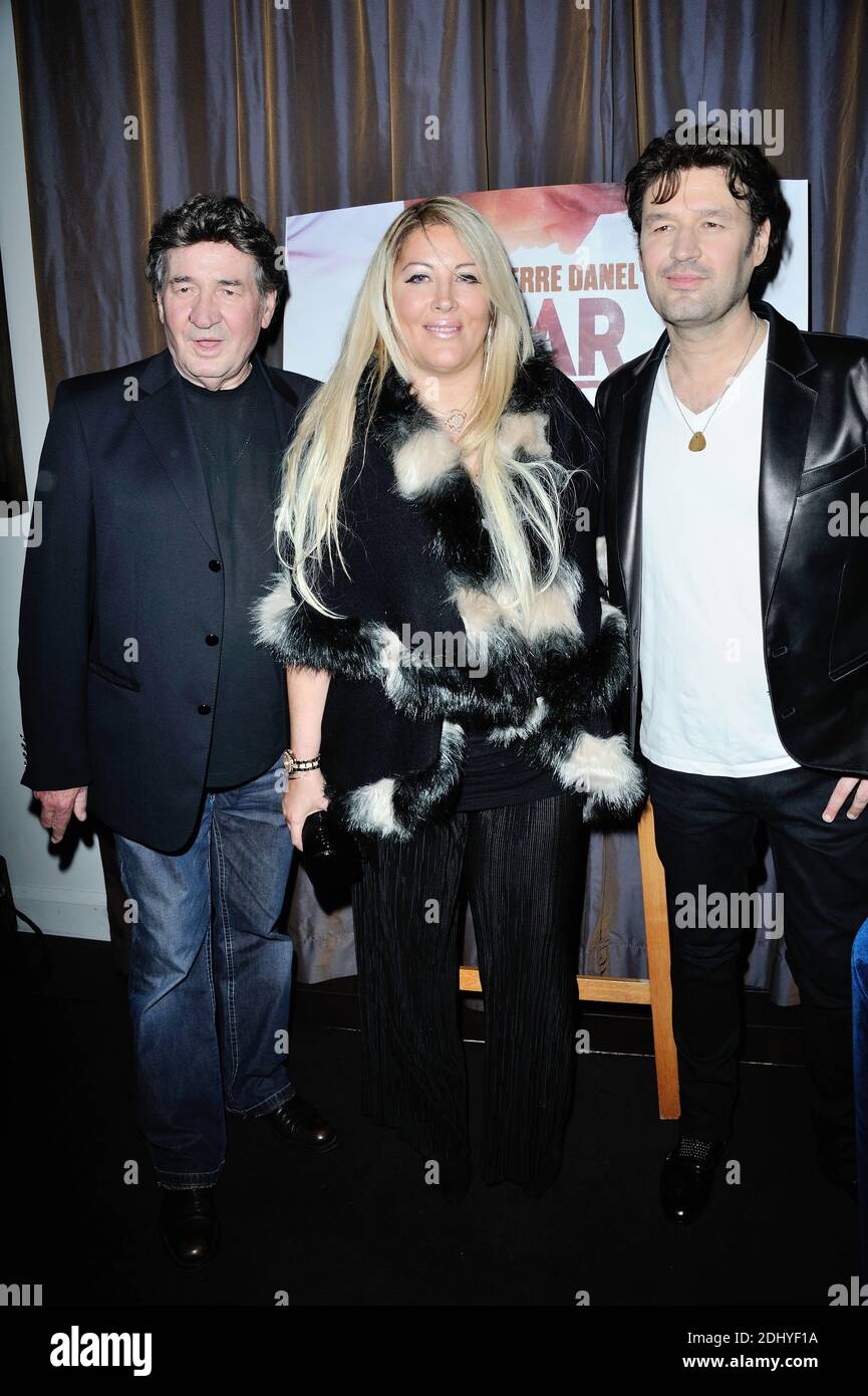 Pascal Danel, Loana et Jean-Pierre Danel assistent a la 'Soiree Guitar ...