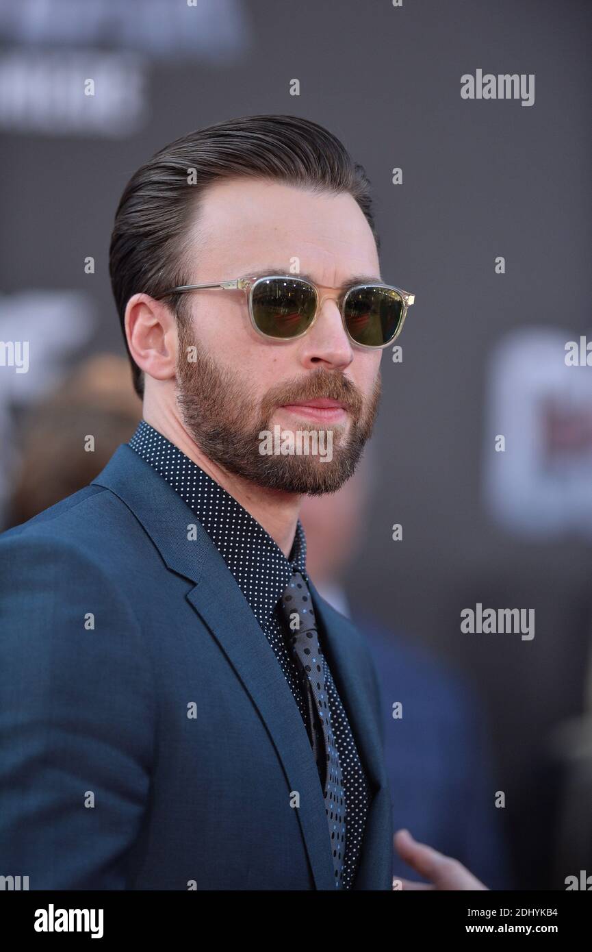 Chris Evans attends the World Premiere of 'Captain America: Civil War ...