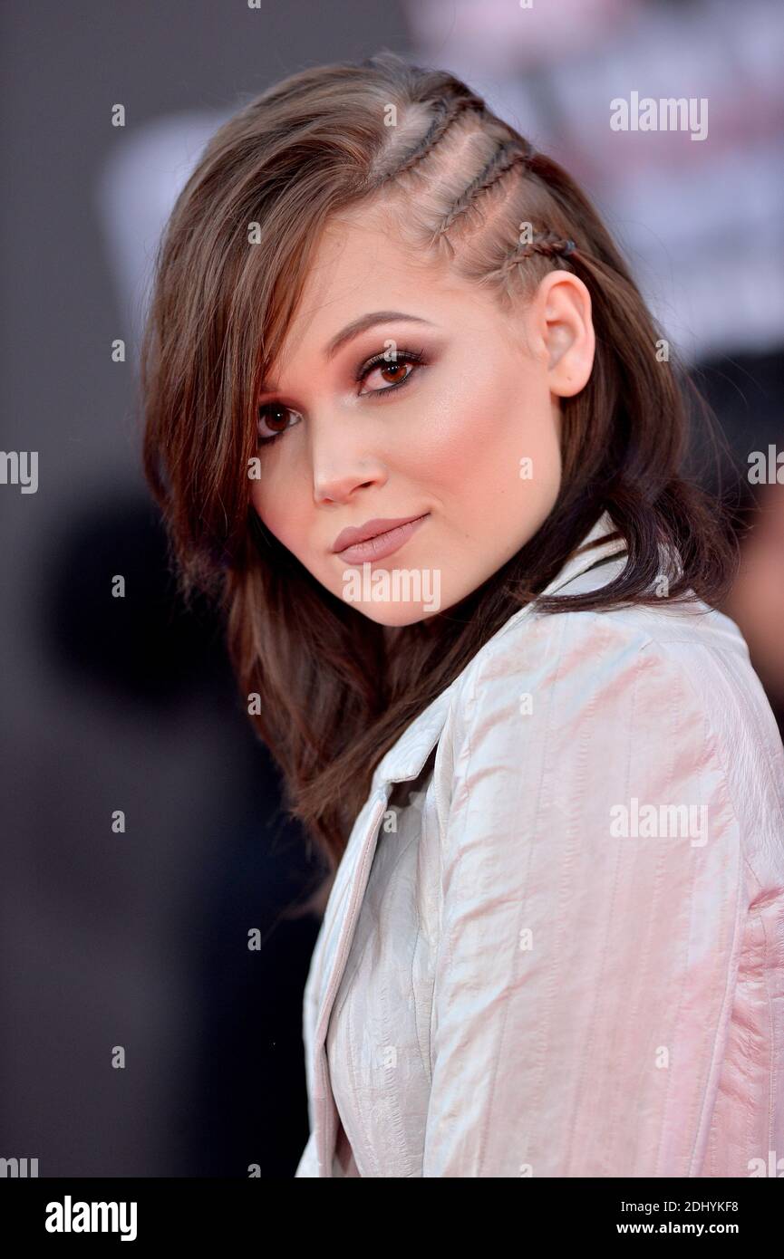 Kelli Berglund attends the World Premiere of 'Captain America: Civil ...