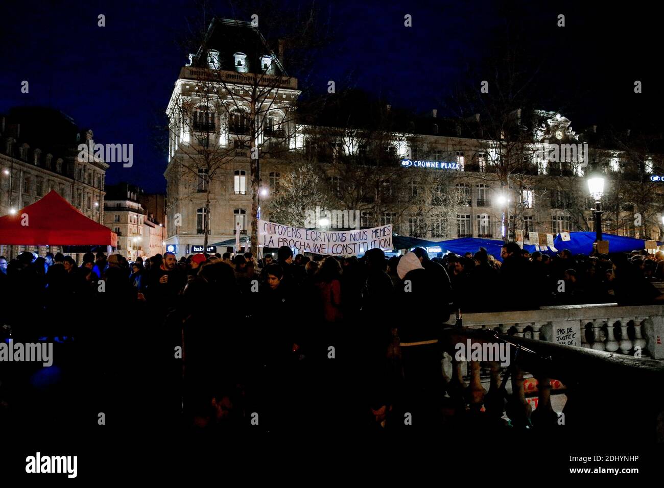 Anti globalisation protests hi-res stock photography and images - Alamy