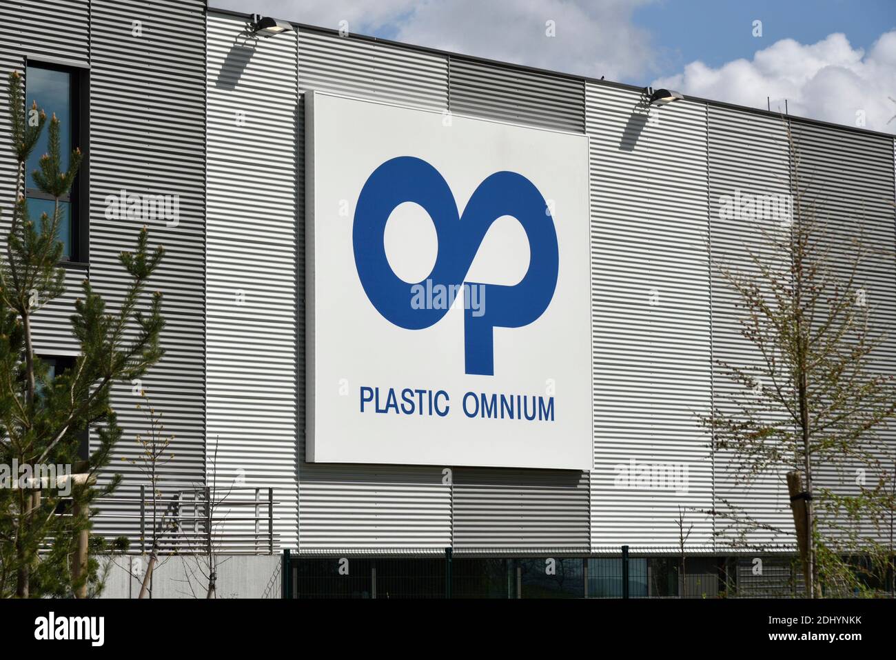Plastic omnium hi-res stock photography and images - Alamy