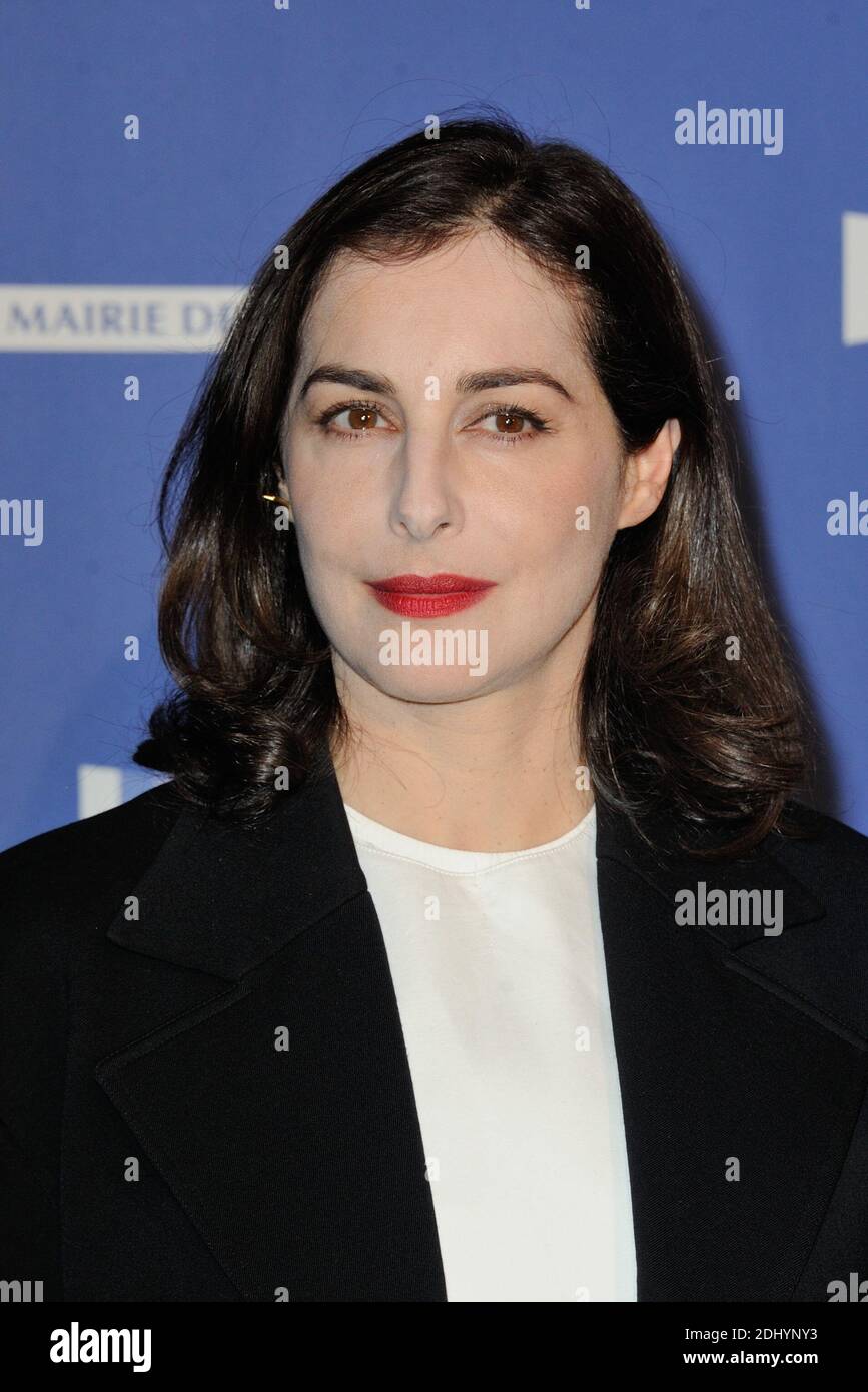 Amira Casar assiste a la ceremonie d'ouverture du 7eme festival Series ...