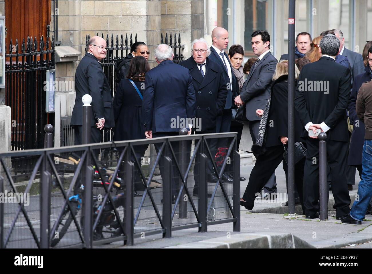Atmosphere at the funeral of Laurence Chirac (elder daughter of Former ...