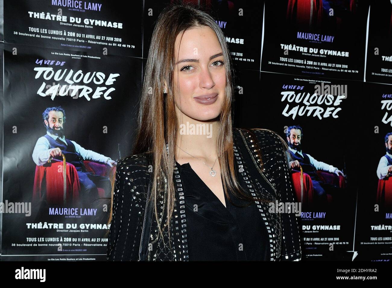 Amina Allam assiste a la Generale de la piece 'Toulouse Lautrec' au ...