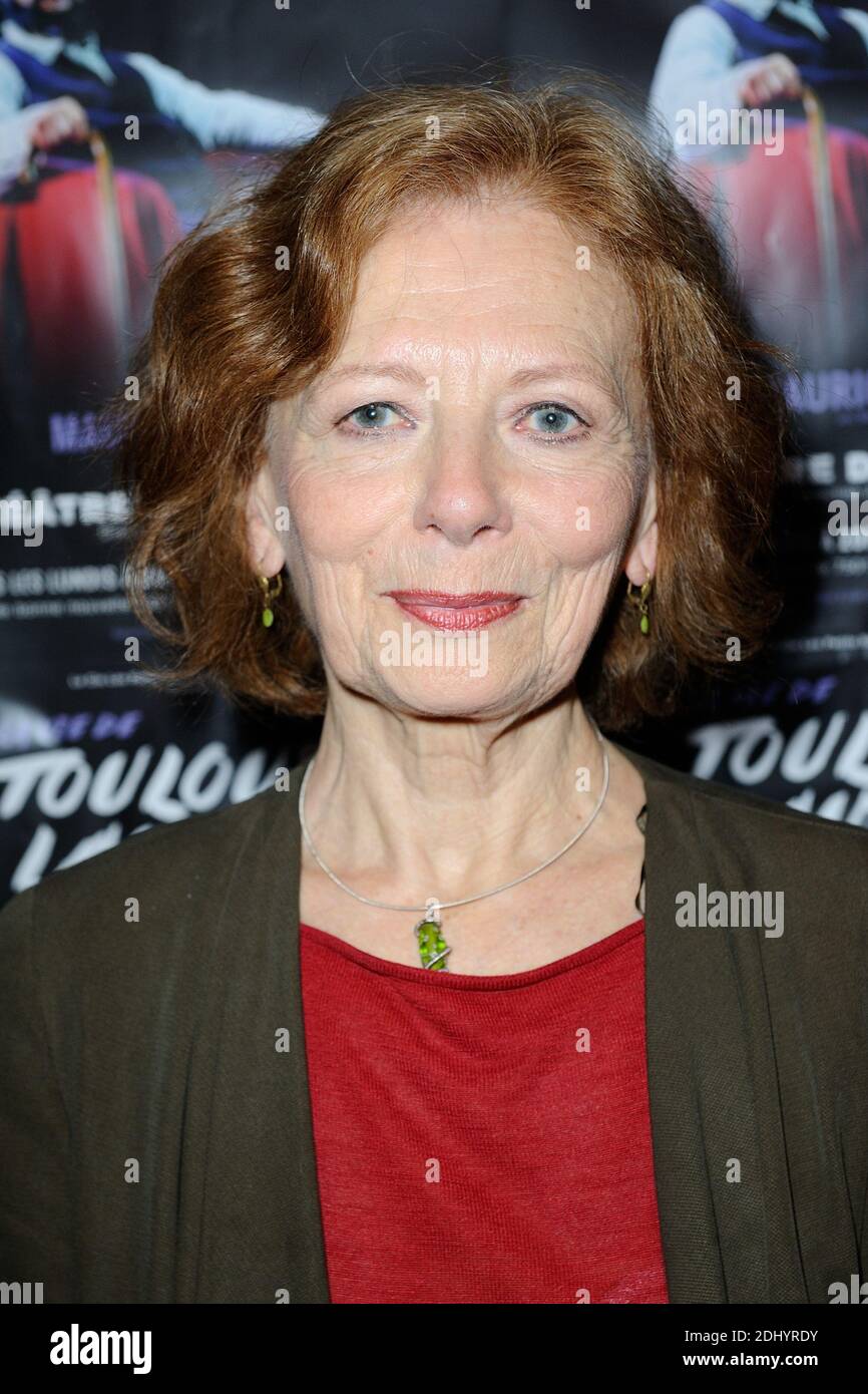 Isa Mercure assiste a la Generale de la piece 'Toulouse Lautrec' au ...